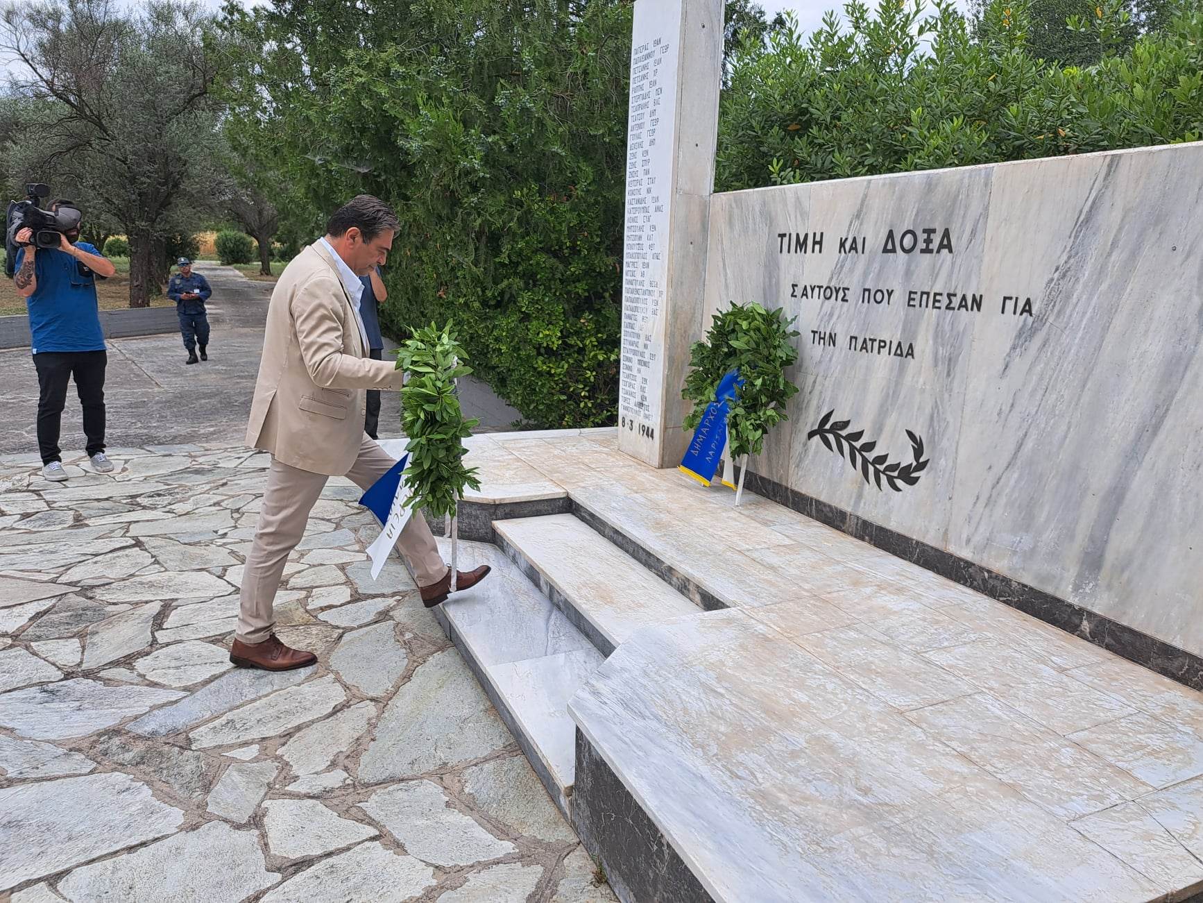 Λάρισα: Τίμησαν τη μνήμη των 40 εκτελεσθέντων στο Αντιαεροπορικό (φωτ ...