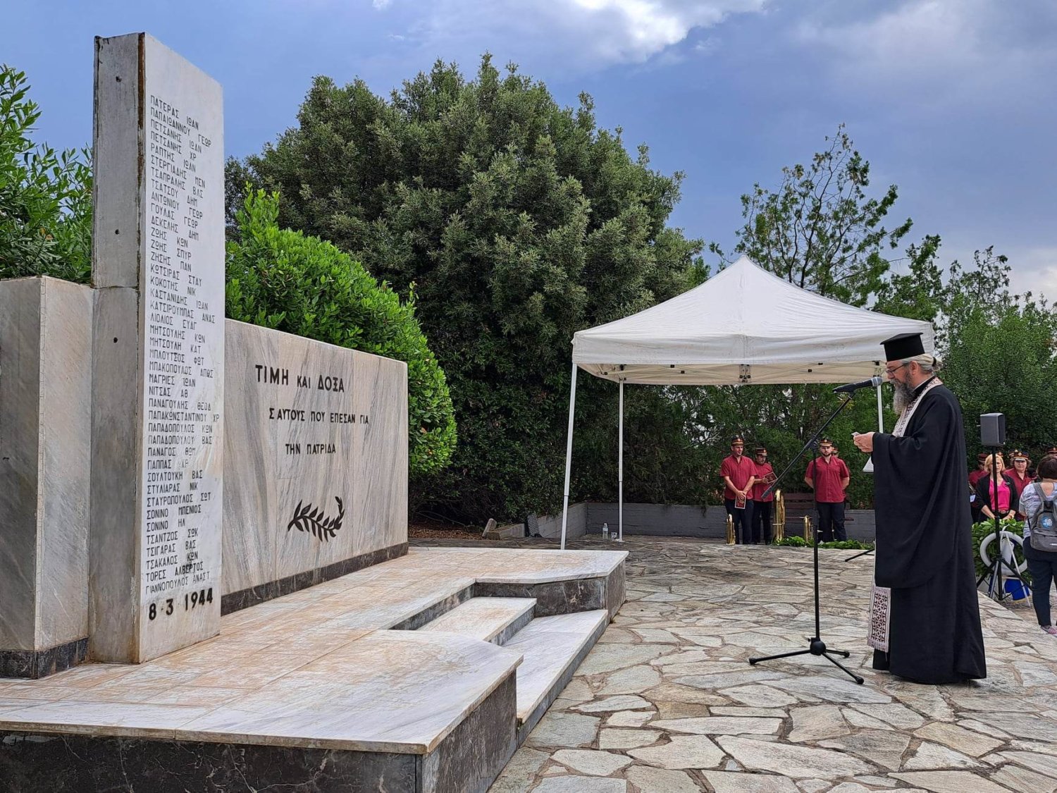 Λάρισα: Τίμησαν τη μνήμη των 40 εκτελεσθέντων στο Αντιαεροπορικό (φωτ ...