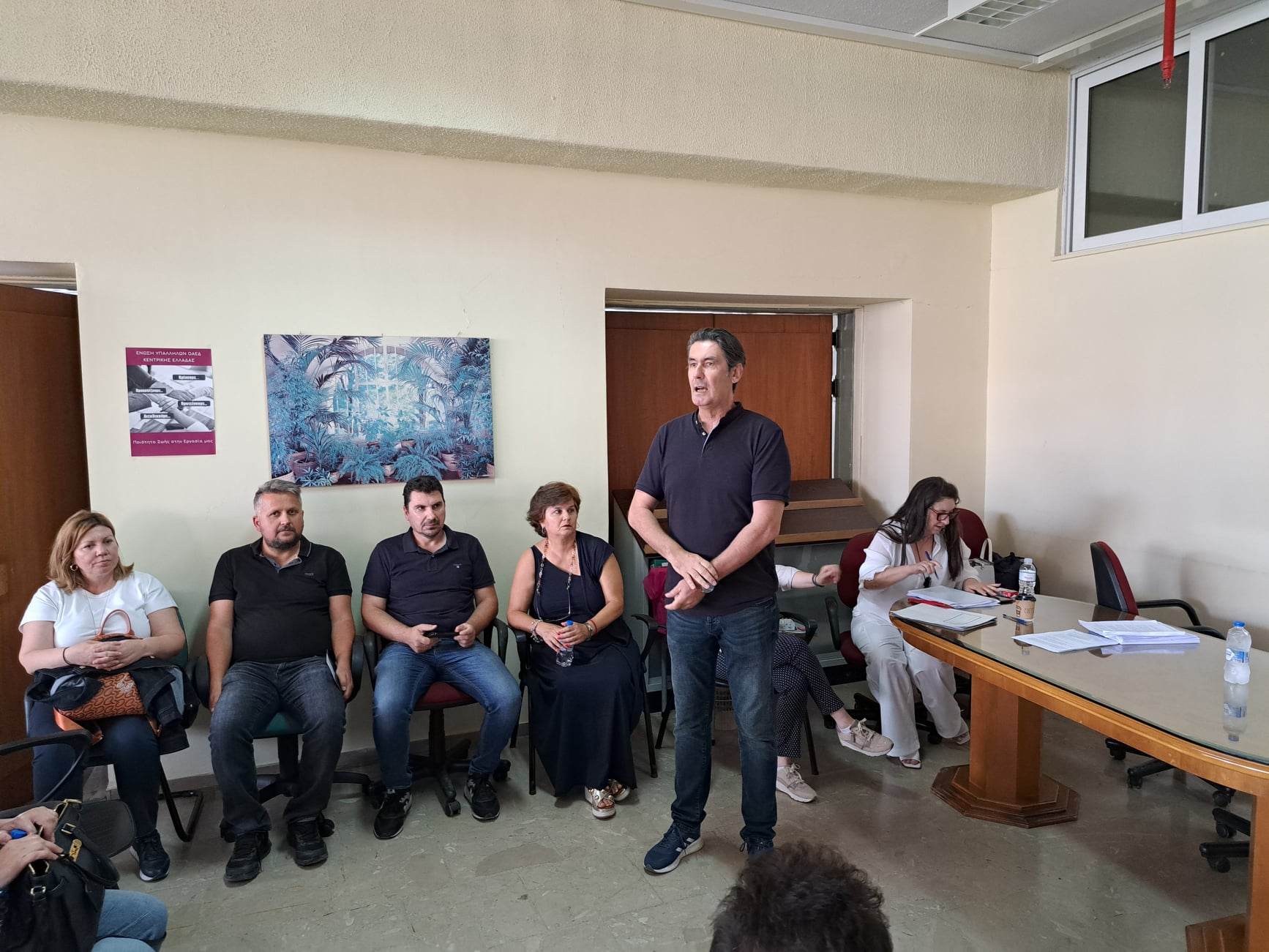 Συνέλευση υπαλλήλων ΟΑΕΔ στη Λάρισα- "Κραυγή" για τα προβλήματα (φωτ ...