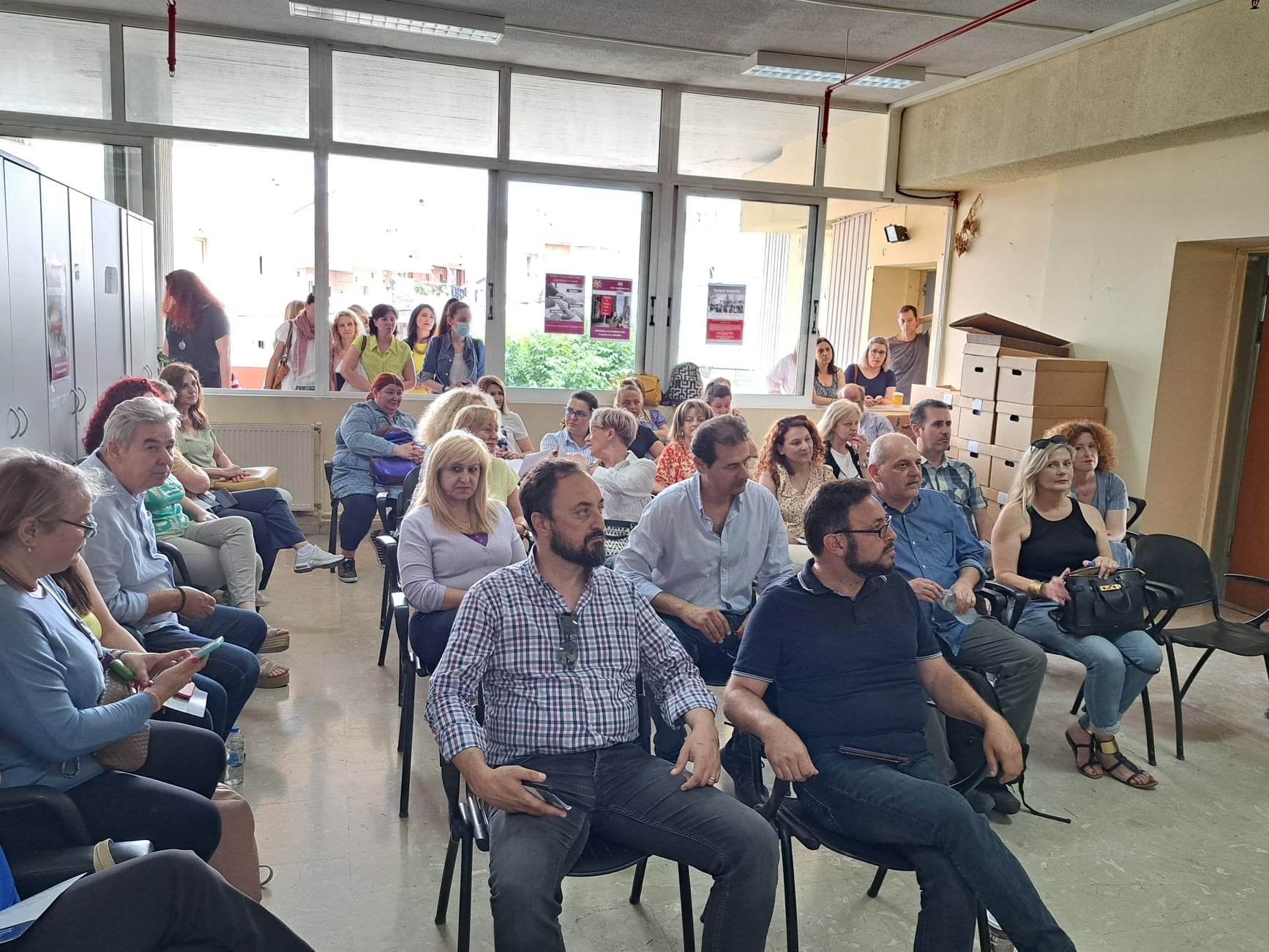 Συνέλευση υπαλλήλων ΟΑΕΔ στη Λάρισα- "Κραυγή" για τα προβλήματα (φωτ ...