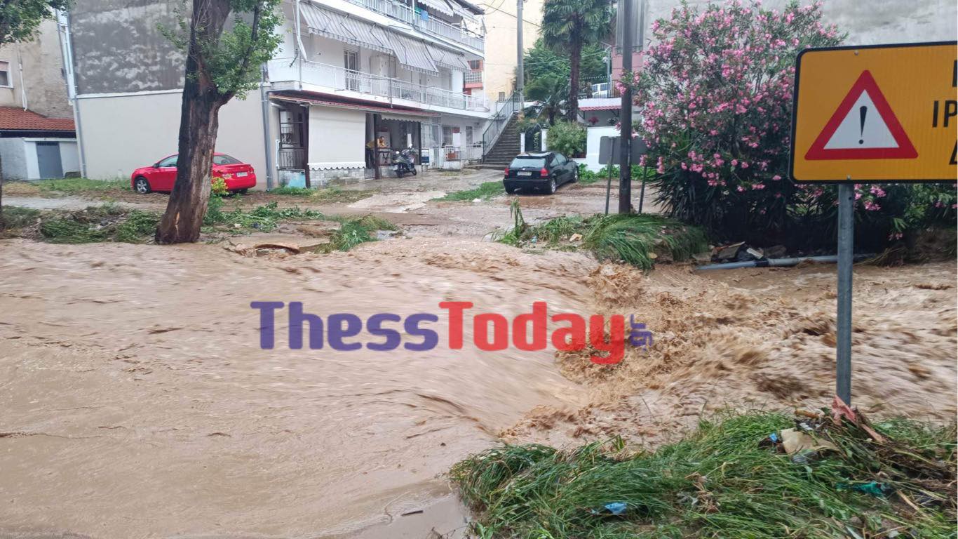 Εικόνες χάους στη Θεσσαλονίκη από την καταιγίδα – Παρασύρθηκαν IX ...