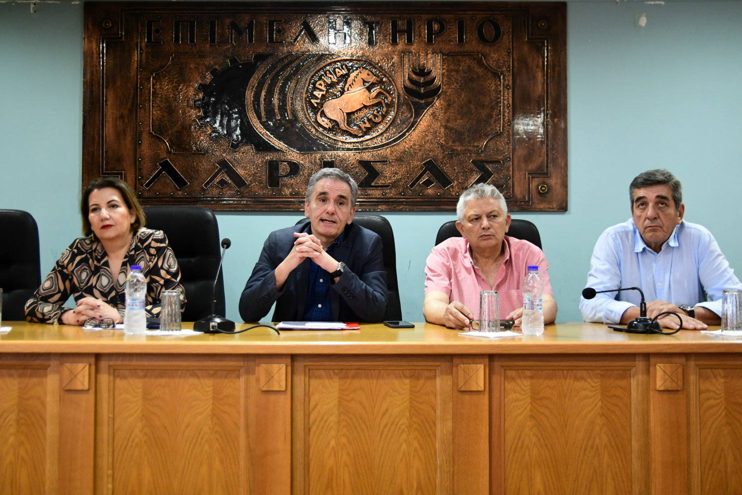 Στο Επιμελητήριο Λάρισας ο Ευκλείδης Τσακαλώτος - "Το πρώτο που ...