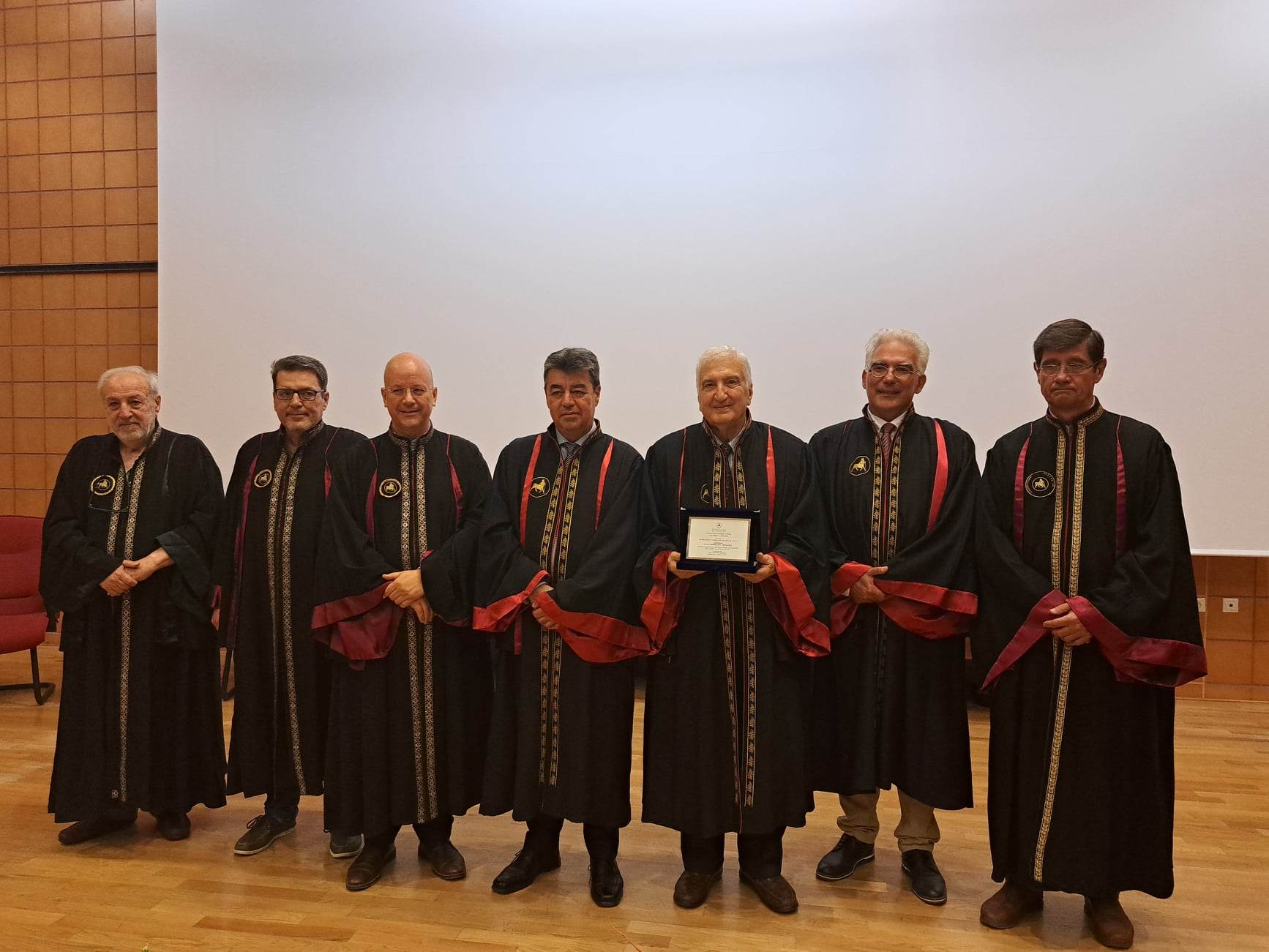 Επίτιμος Διδάκτορας του Τμήματος Ιατρικής ο Καθηγητής Νικόλαος Μαδιάς ...