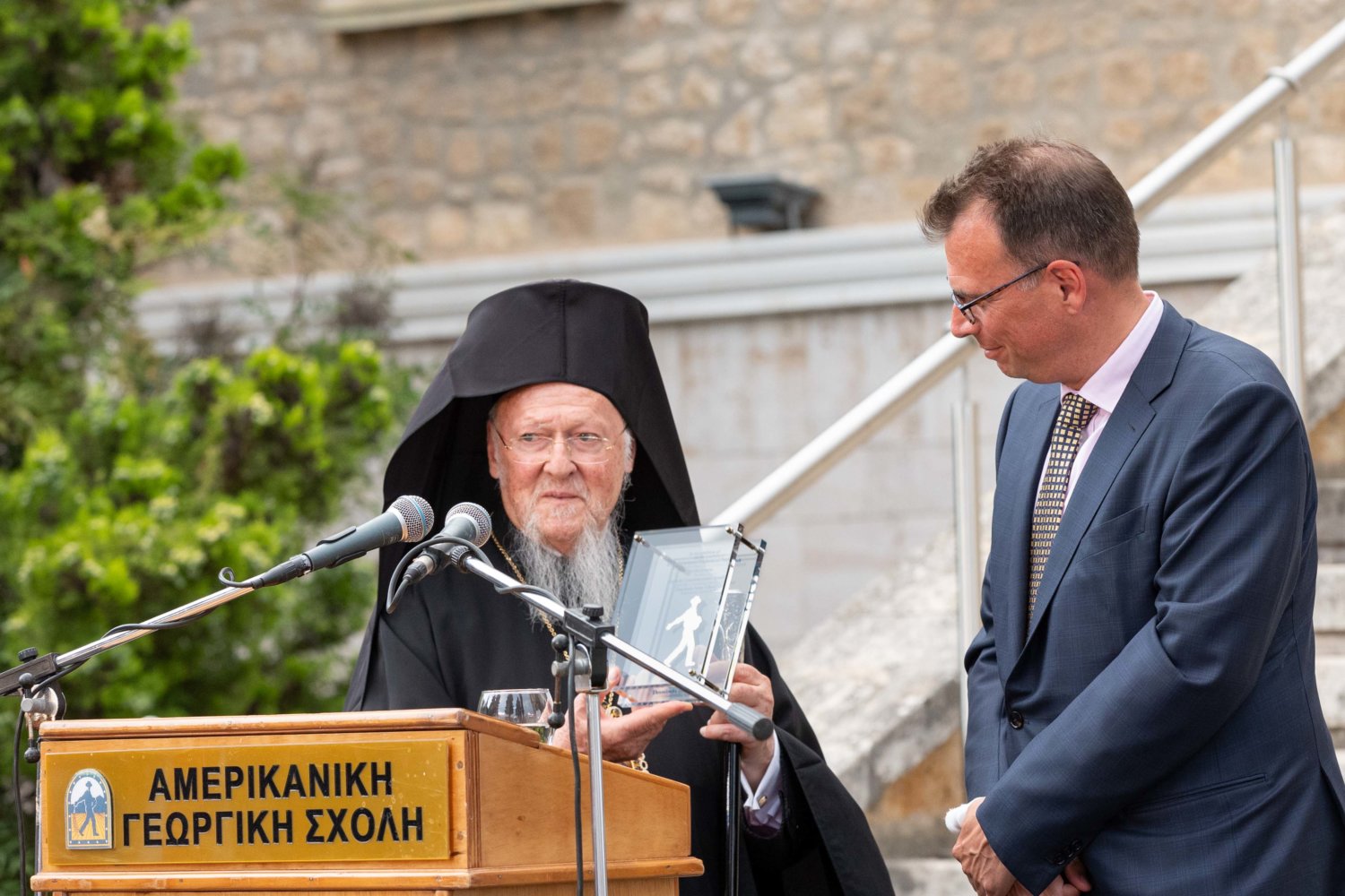 Παρουσία του Οικουμενικού Πατριάρχη Βαρθολομαίου, η αποφοίτηση των ...