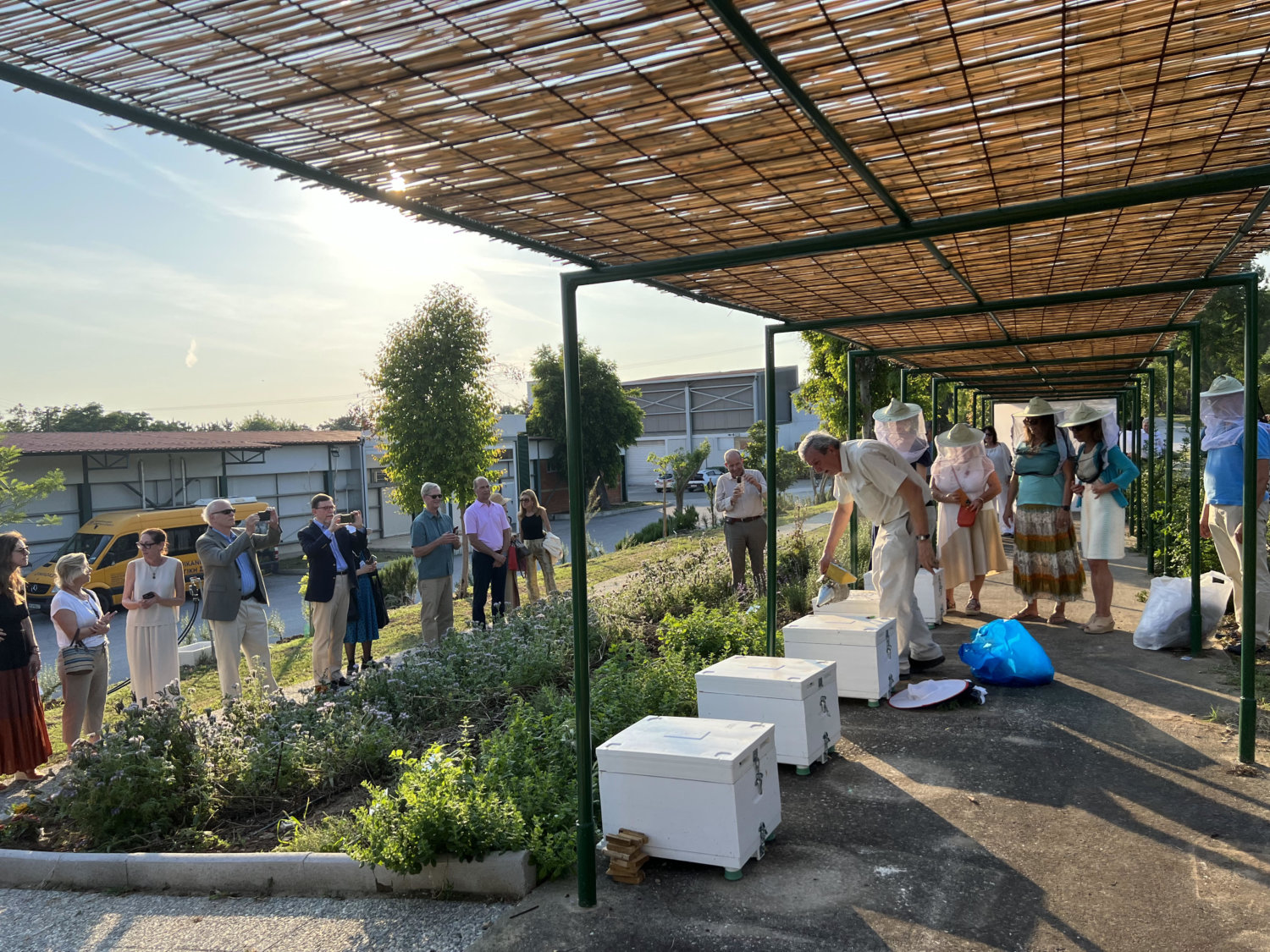 Μελισσοκομικό Κέντρο στην Αμερικανική Γεωργική Σχολή - larissanet.gr