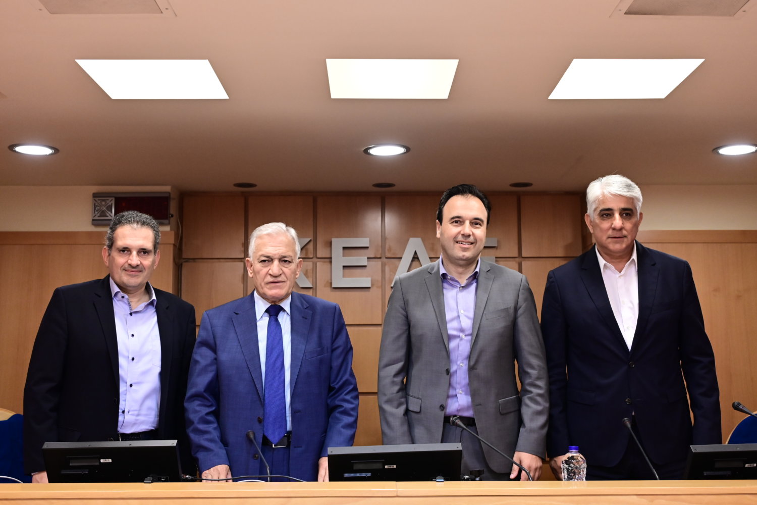 Παμψηφεί νέος Πρόεδρος της ΚΕΔΕ ο Λάζαρος Κυρίζογλου - larissanet.gr