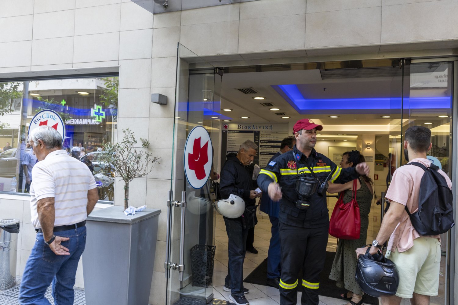 Θεσσαλονίκη: Κατασβέστηκε η φωτιά στην κλινική – 4 άτομα στο νοσοκομείο ...