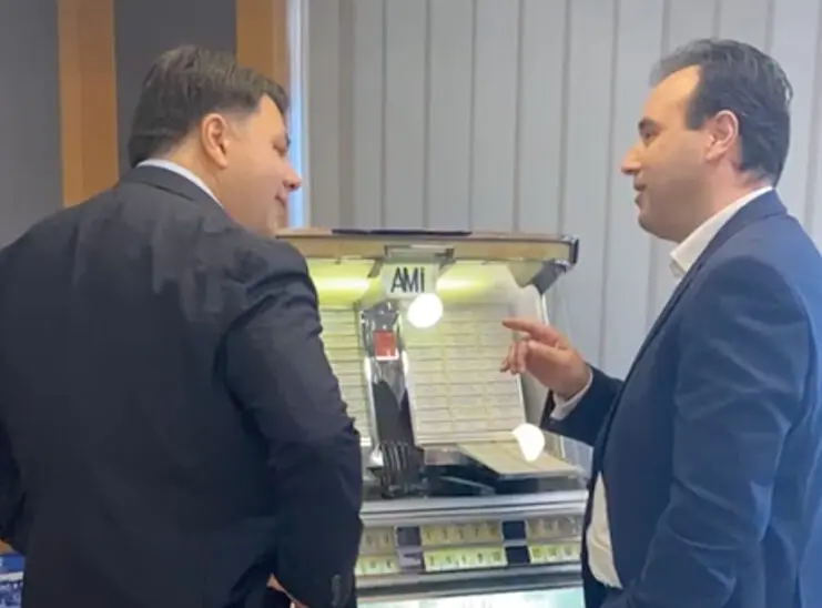 Με το Τζουκ Μποξ και στην Αθήνα ο Δημήτρης Παπαστεργίου - larissanet.gr