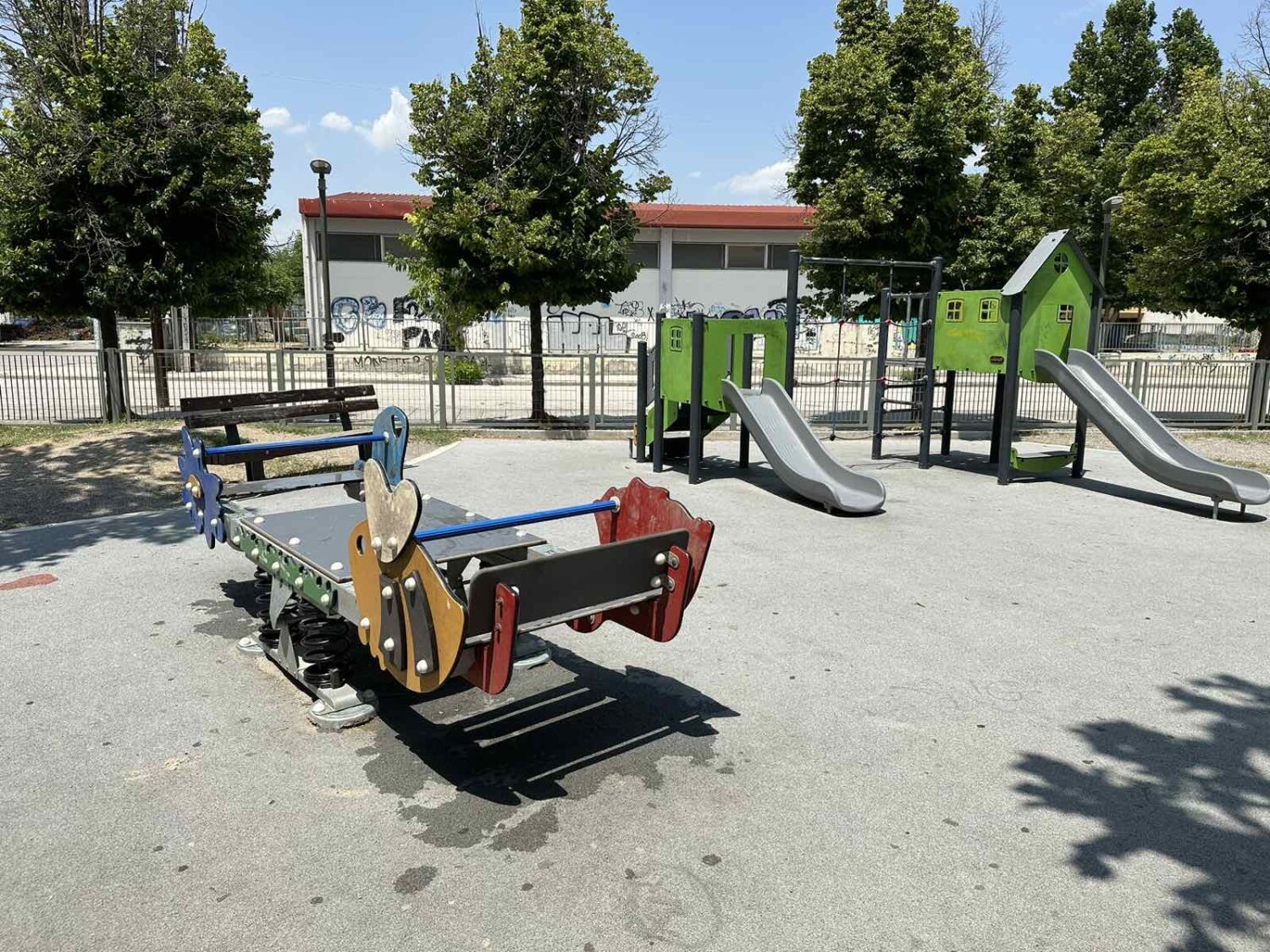 Δ. Λαρισαίων: Κατασκευάζονται νέες και αναβαθμίζονται 7 παιδικές χαρές ...