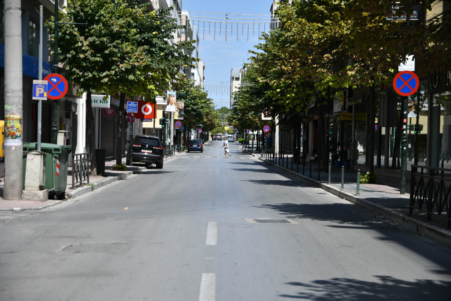 Λάρισα: Ελάχιστος κόσμος στο κέντρο της πόλης- Παραμένουν στις παραλίες ...