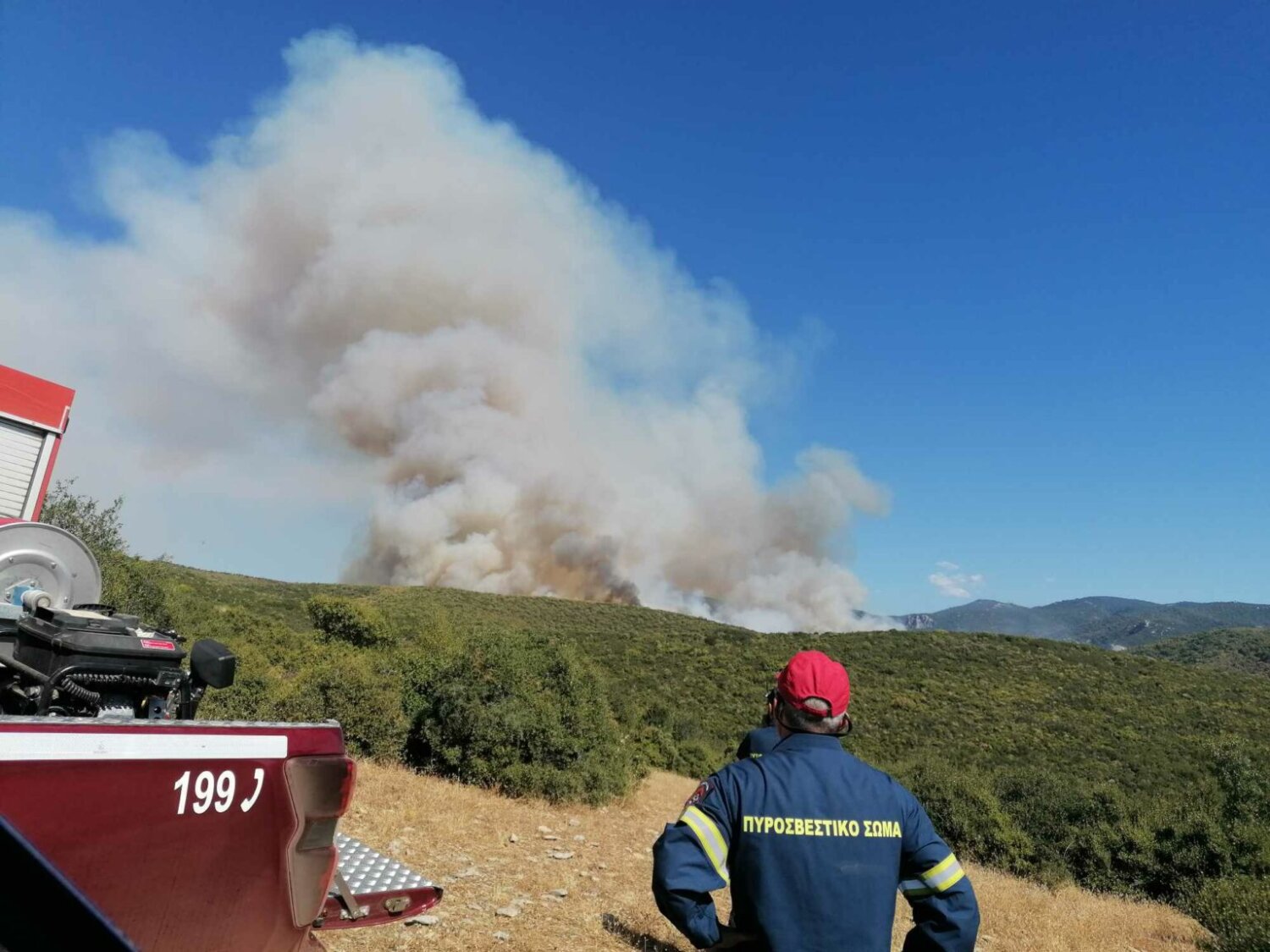 Αναζωπυρώσεις στον Έβρο - Συνεχίζεται η μάχη της πυρόσβεσης στην ...