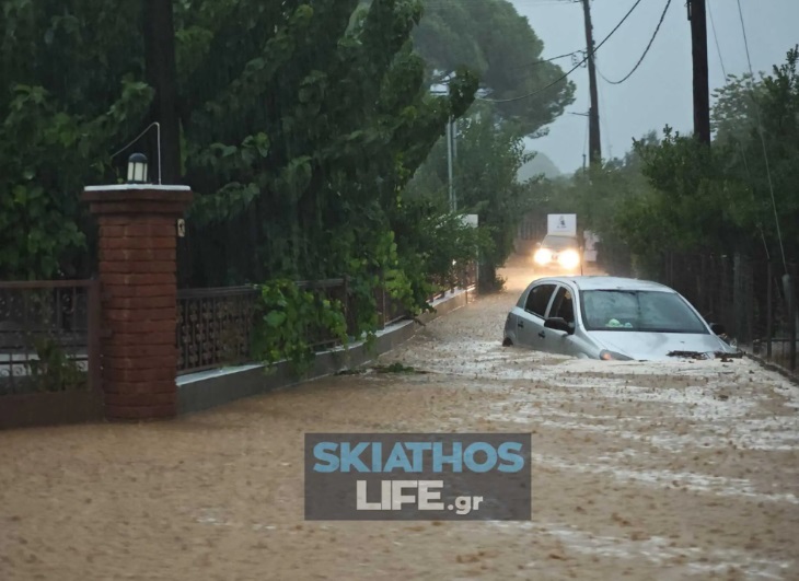 Κακοκαιρία: Διακοπή κυκλοφορίας των οχημάτων σε όλο το οδικό δίκτυο της ...