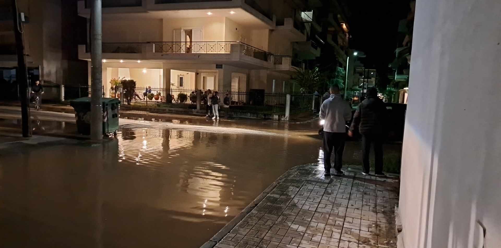 Λαρισα: Δύσκολη νύχτα στον Αγ. Θωμά - Γεμίζουν τα φρεάτια - Ανησυχούν ...
