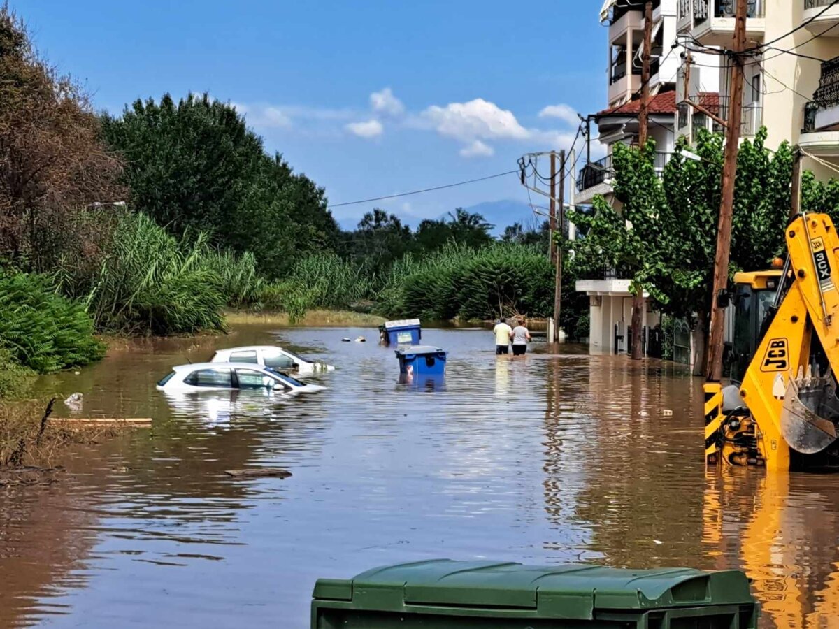 Χώρος συγκέντρωσης ειδών πρώτης ανάγκης το εκλογικό κέντρο των ...