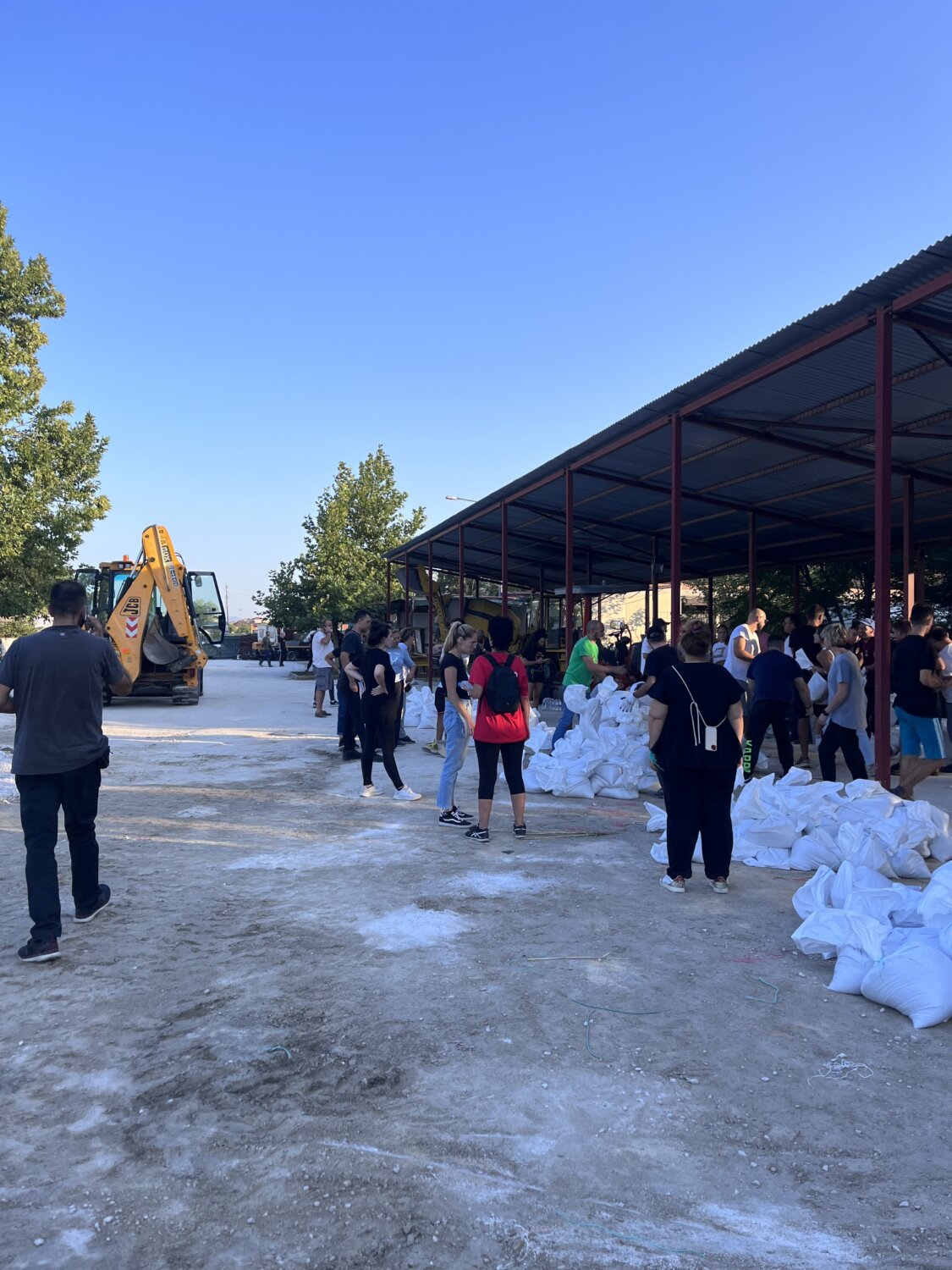 Εικόνες από το Φυτώριο με τους εθελοντέ;ς - larissanet.gr