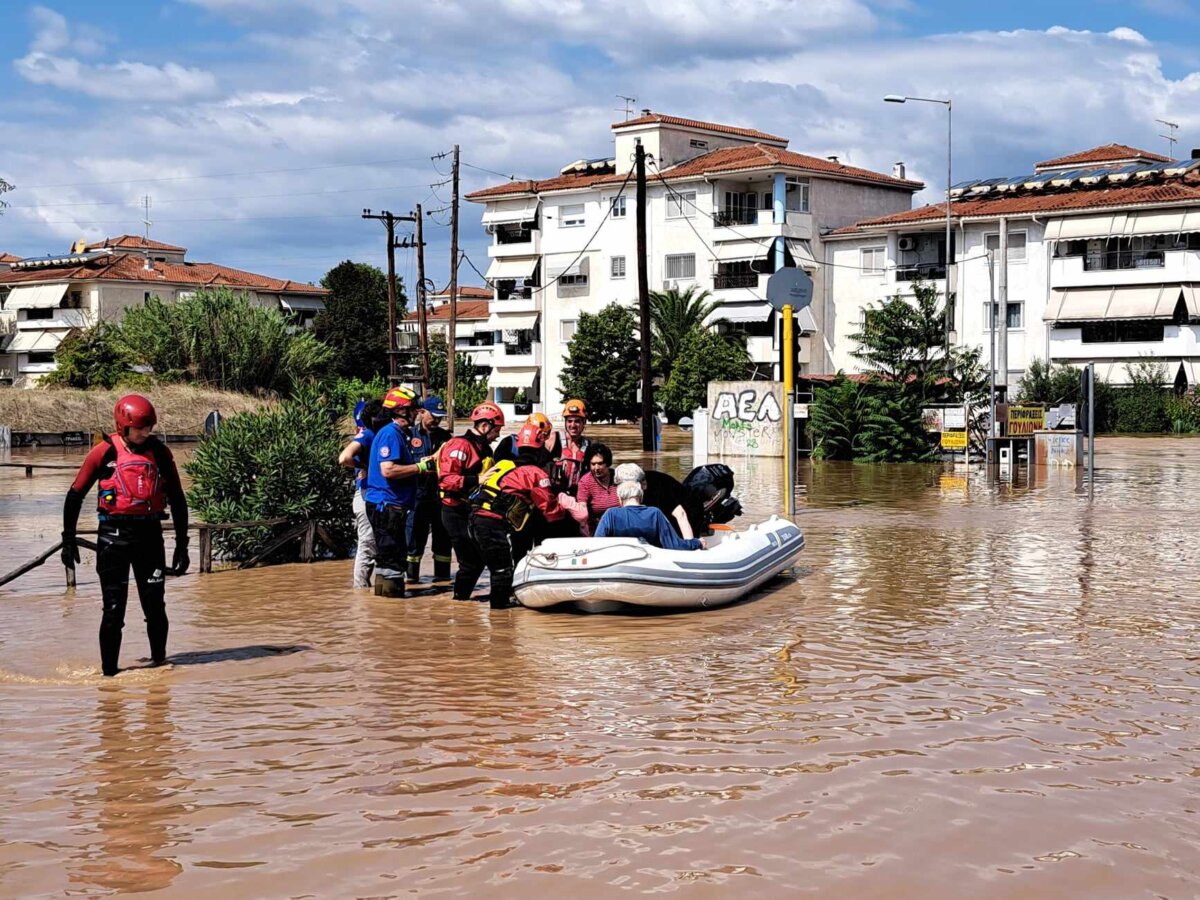 Λάρισα: Συγκλονιστικές στιγμές και το Σάββατο στις Εργατικές Κατοικίες ...