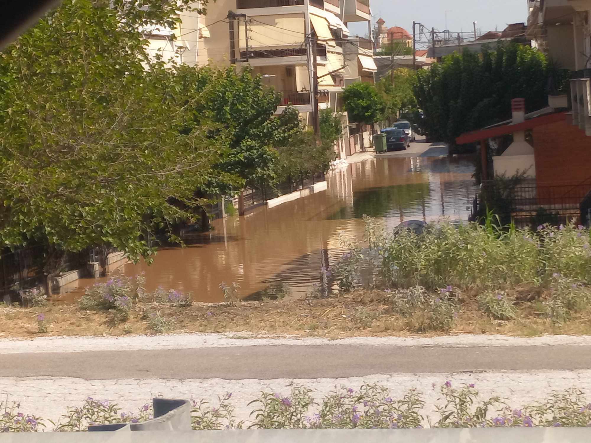 Να μεταβούν στους οργανωμένους χώρους κάτοικοι της περιοχής της Ν ...