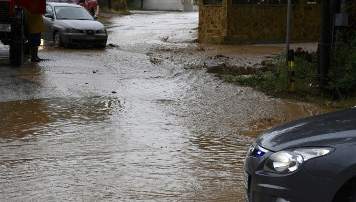 Διακόπηκε η κυκλοφορία όλων των οχημάτων και στα δύο ρεύματα ...