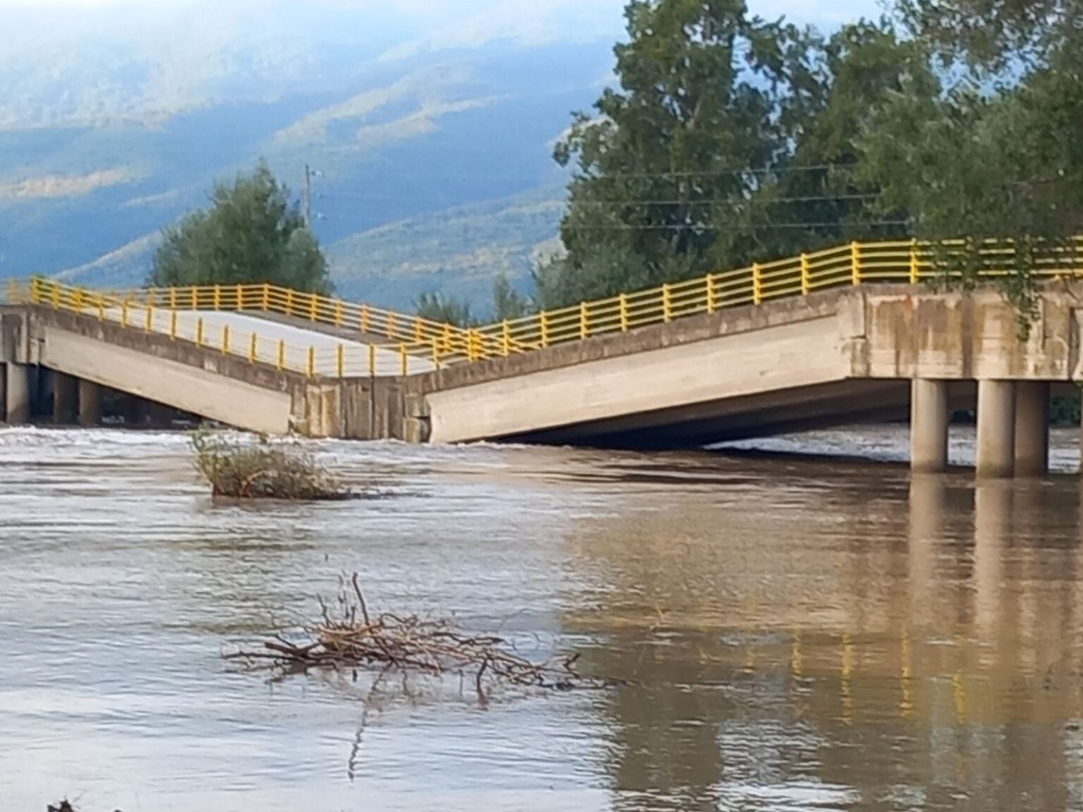 Μεγάλη ταλαιπωρία οδηγών με τη γέφυρα Παλαιοπύργου - "Αλήθεια πόσο ...