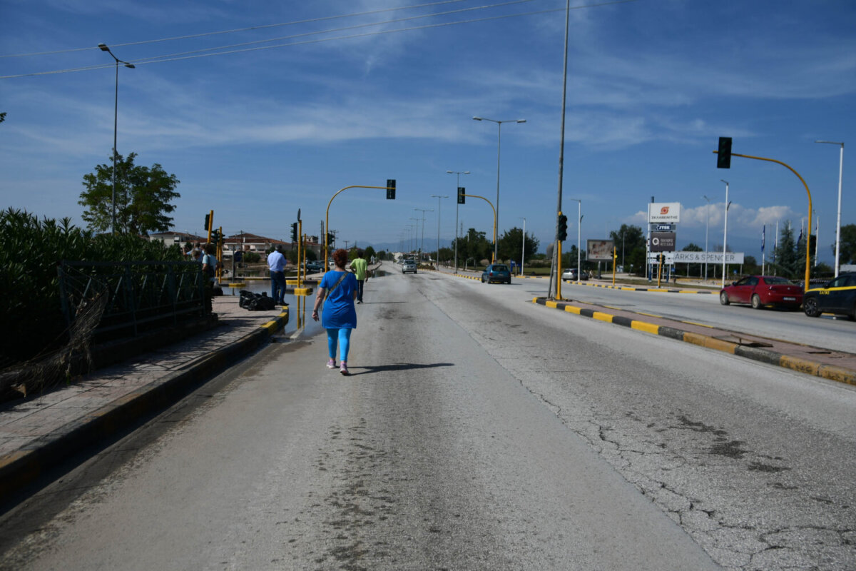 Λάρισα: Εικόνες "αποκάλυψης" στις Εργατικές Κατοικίες Γιάννουλης (φωτ ...