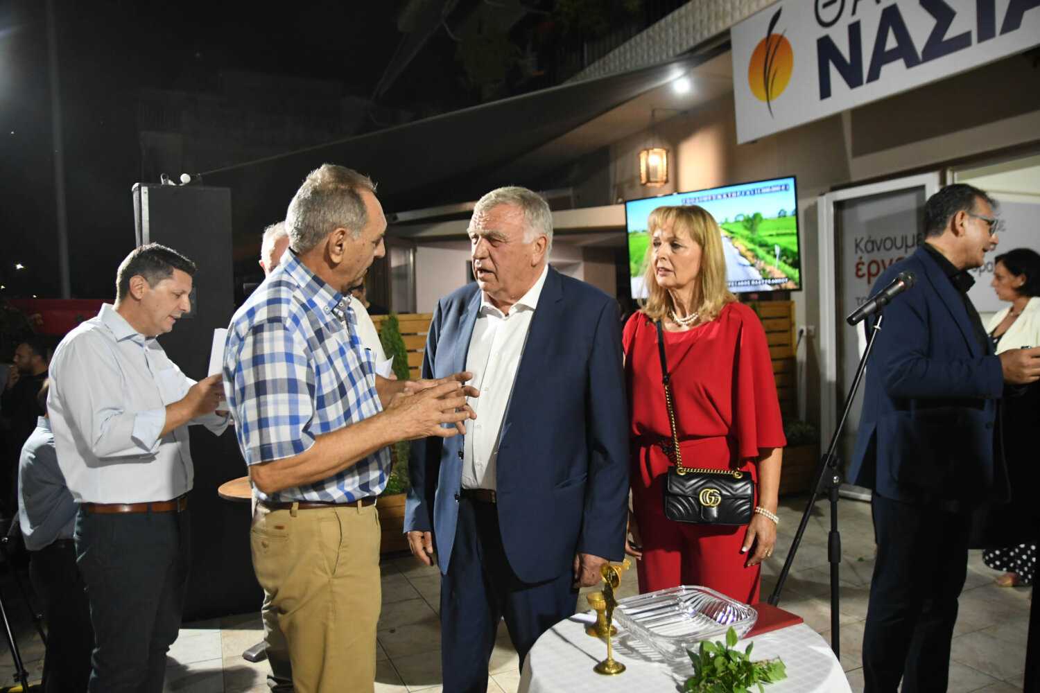 Εγκαίνια για το εκλογικό κέντρο του Θανάση Νασιακόπουλου - Δείτε ...