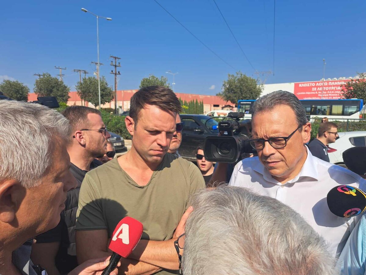 Στις Εργατικές Κατοικίες Γιάννουλης ο Στέφανος Κασσελάκης (φωτ ...