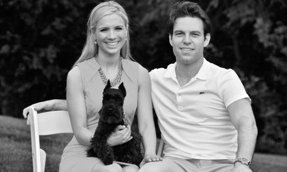 Christine Levett: Ποια είναι η ξανθιά καλλονή με την οποία διατηρούσε 5 ...