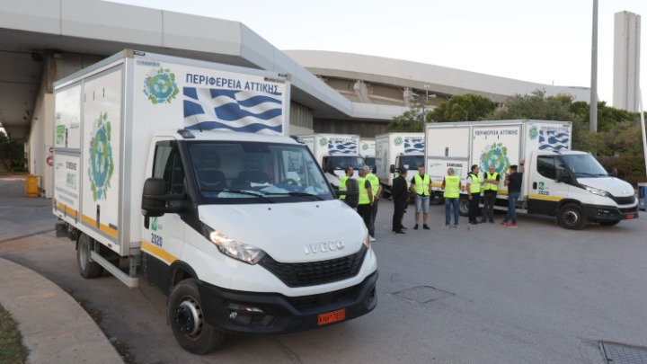 Η πρώτη αποστολή με 7 φορτηγά ανθρωπιστικής βοήθειας από την Περιφέρεια ...