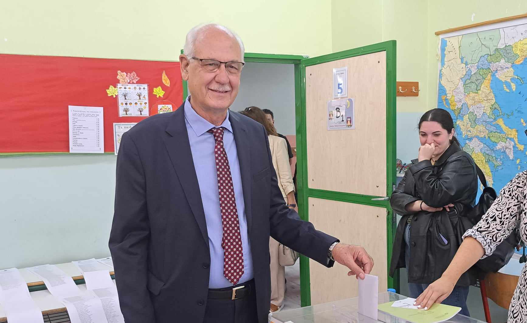 Ψήφισε ο Απ. Καλογιάννης: Αισιοδοξία για το αποτέλεσμα - "Θα ...
