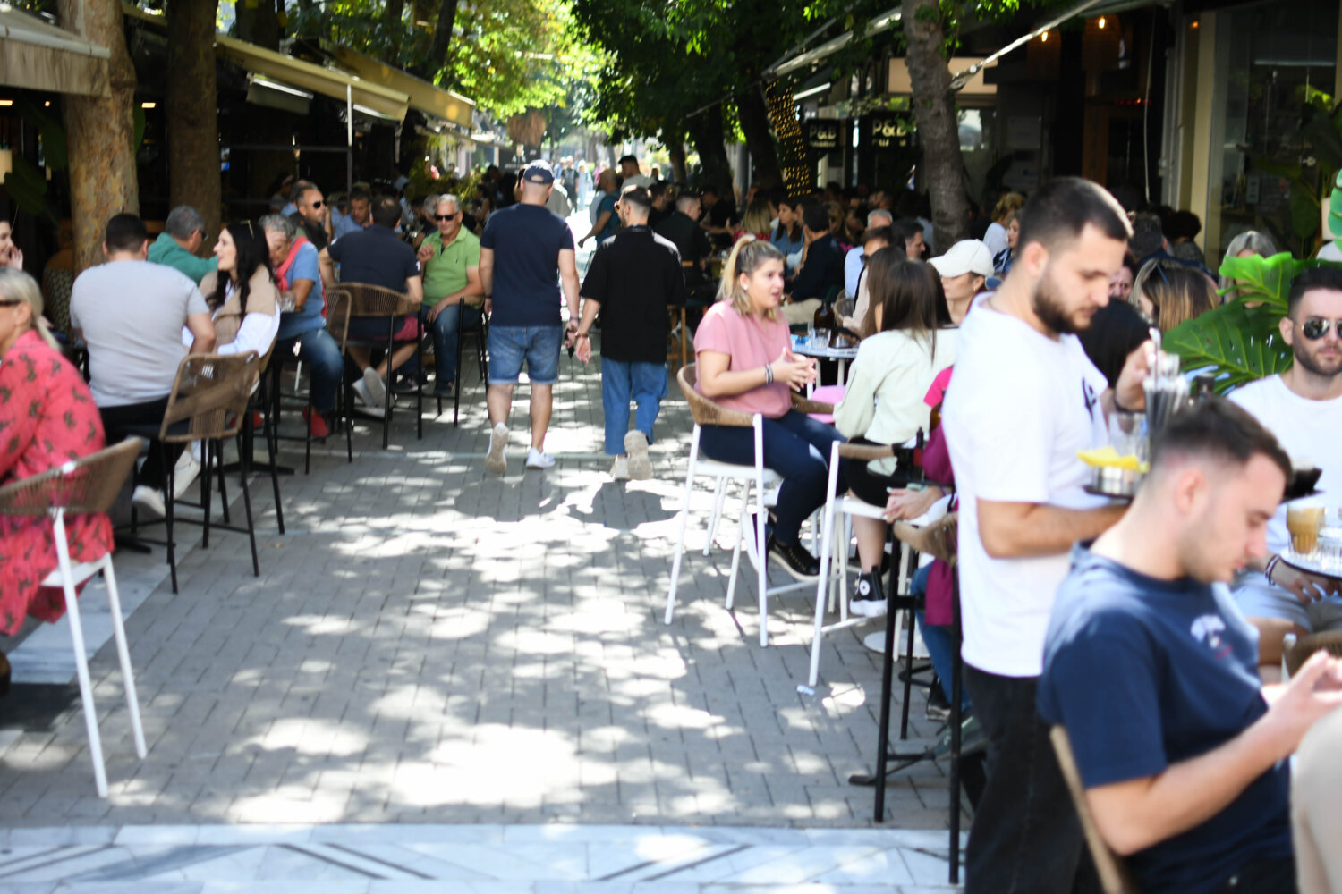 Εστίαση: «Πικρός» ο καφές στο τραπέζι - Από σήμερα οι αυξήσεις λόγω ΦΠΑ ...