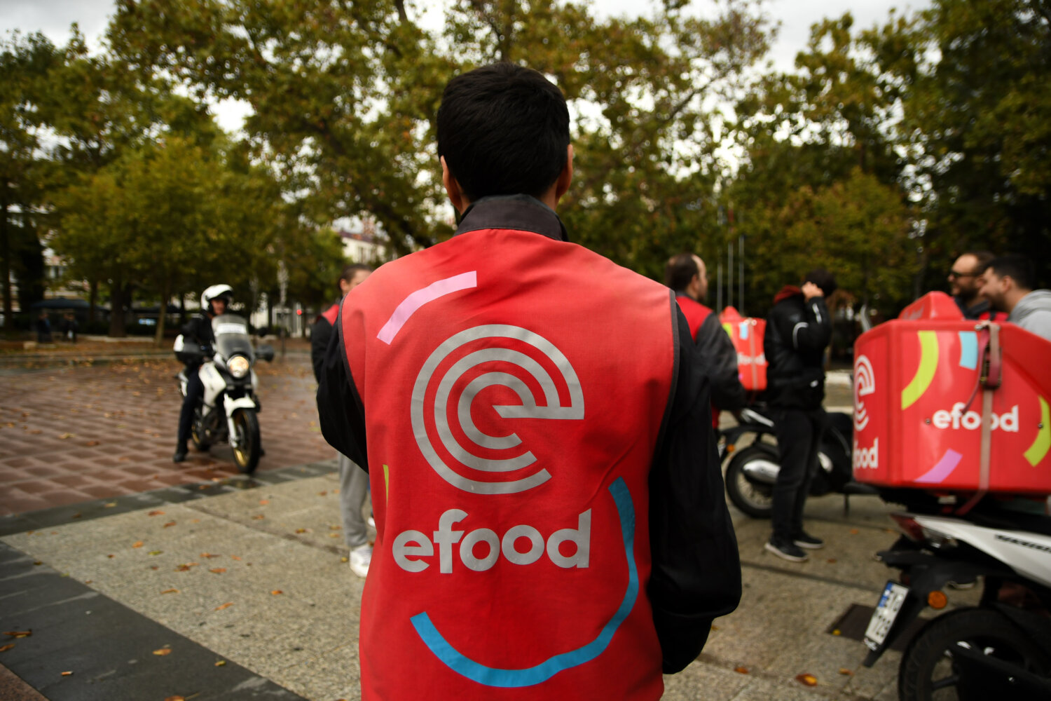 Λάρισα: Απεργούν σήμερα οι εργαζόμενοι στην efood (φωτ. & βίντεο) - larissanet.gr