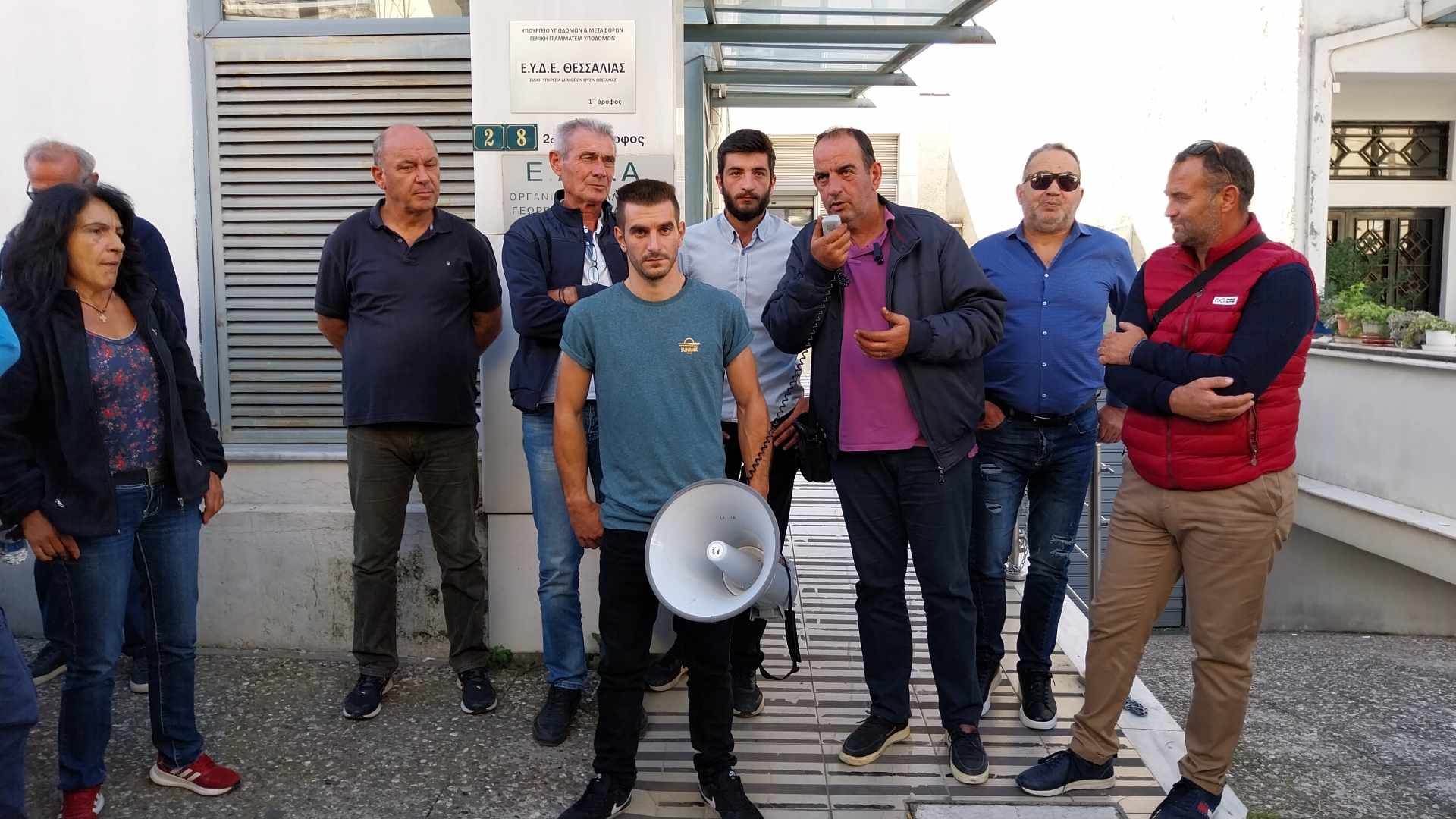 Πανθεσσαλική διαμαρτυρία αγροτών στον ΕΛΓΑ Λάρισας: Μετά τις πλημμύρες ...