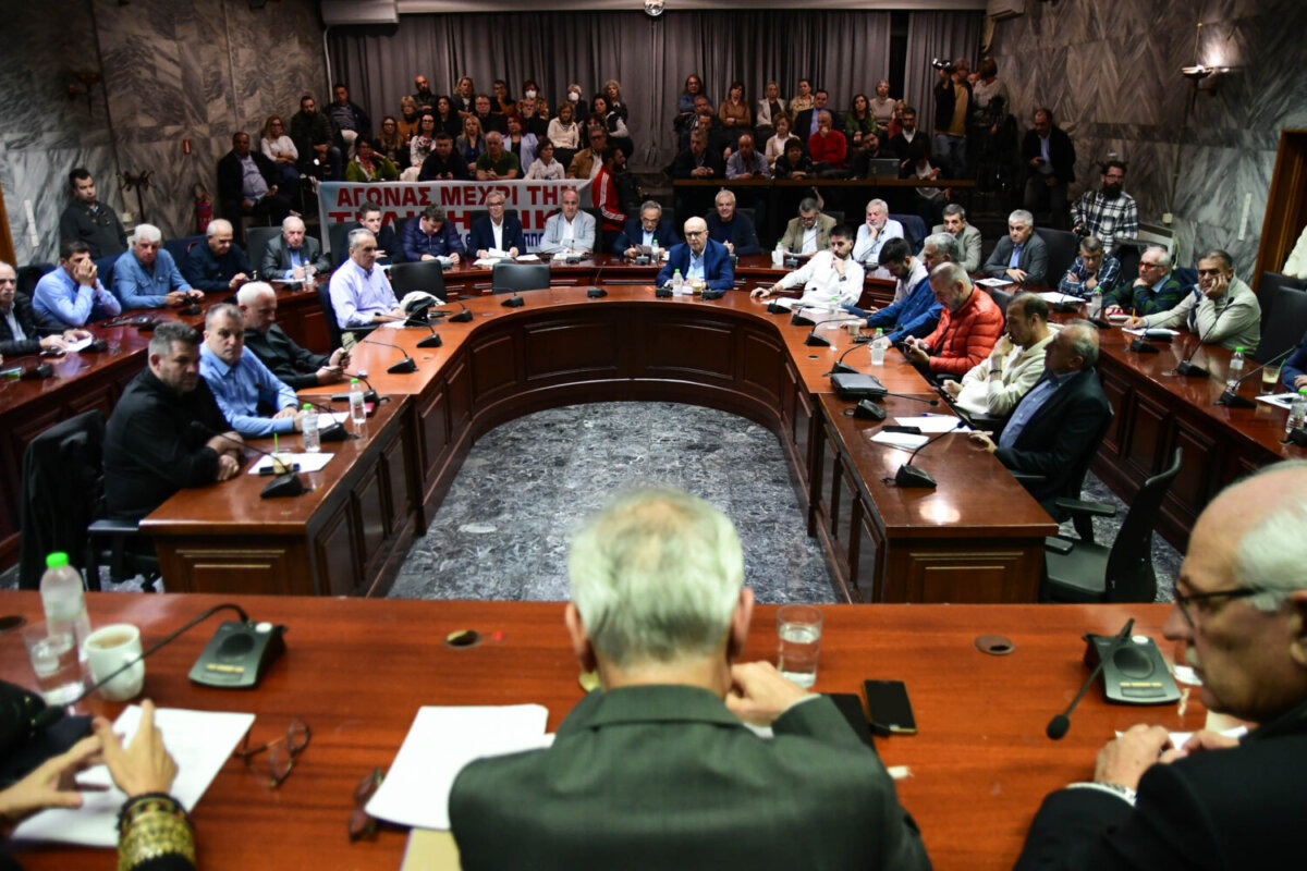 Δημοτικό Συμβούλιο: Ομόφωνα ΝΑΙ για τη διατήρηση Ωδείου, Πινακοθήκης ...