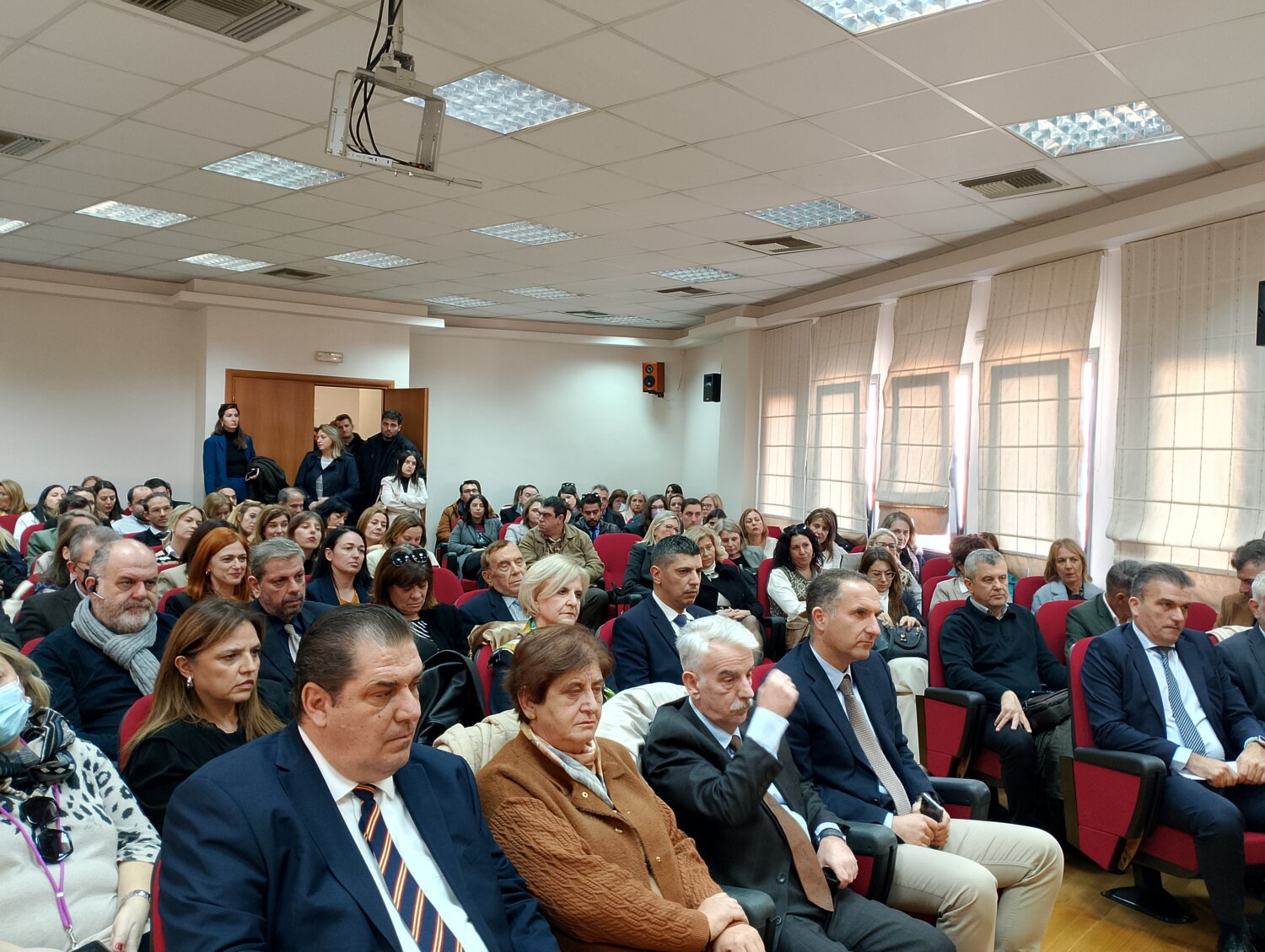 Λάρισα: Μαζική συμμετοχή των δικηγόρων στην έκτακτη Γενική Συνέλευση ...