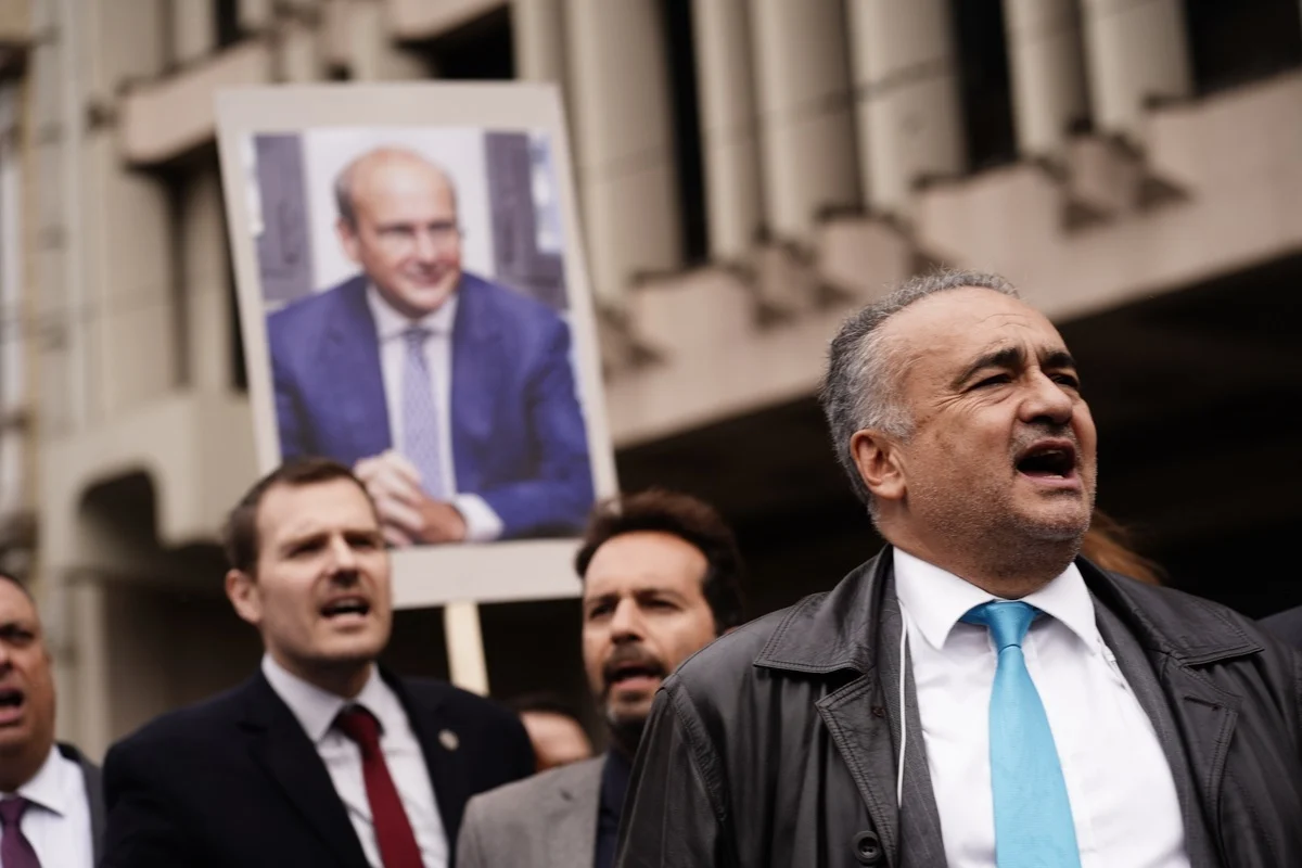 Μητσοτάκης: Από τον γάμο στο διαζύγιο με το «κίνημα της γραβάτας ...