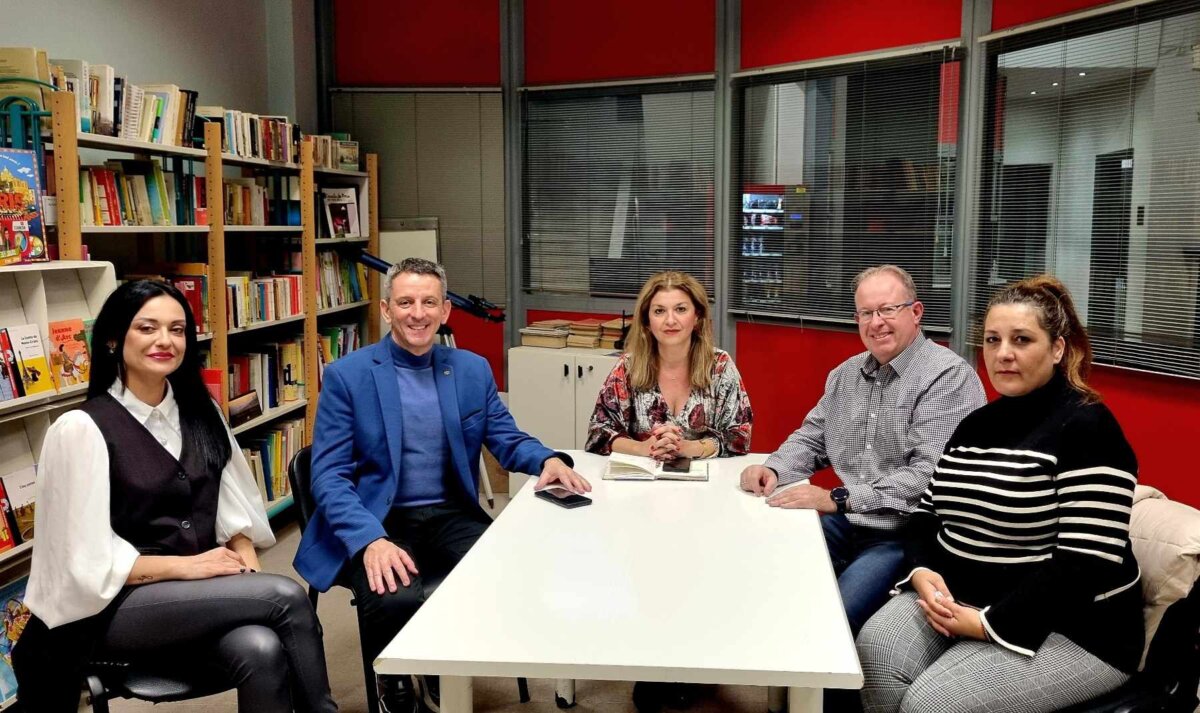 Το "ΑΓΑΠΑΜΕ ΛΑΡΙΣΑ" στο Γαλλικό Ινστιτούτο - larissanet.gr