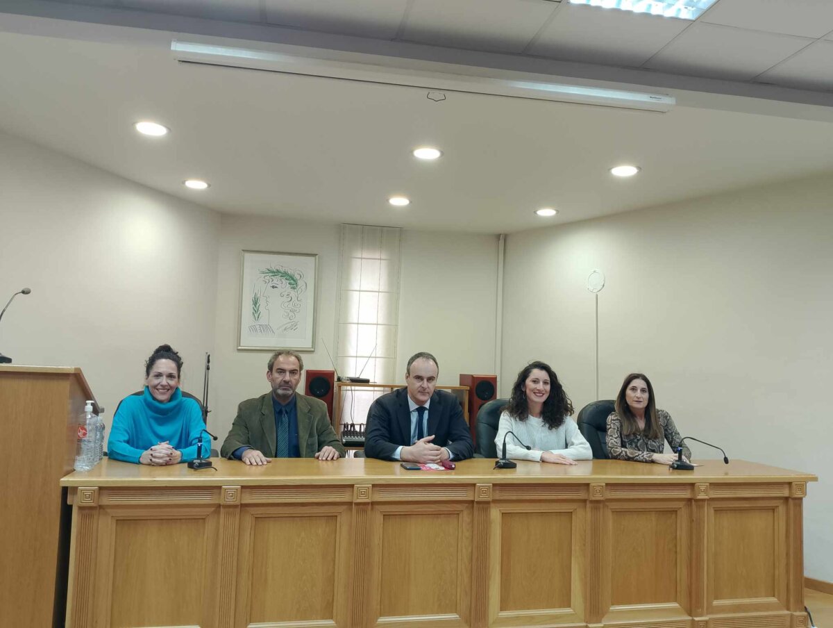 Λάρισα: Η παράσταση "Σιγά τα αίματα" επιστρέφει για καλό σκοπό (φωτ ...