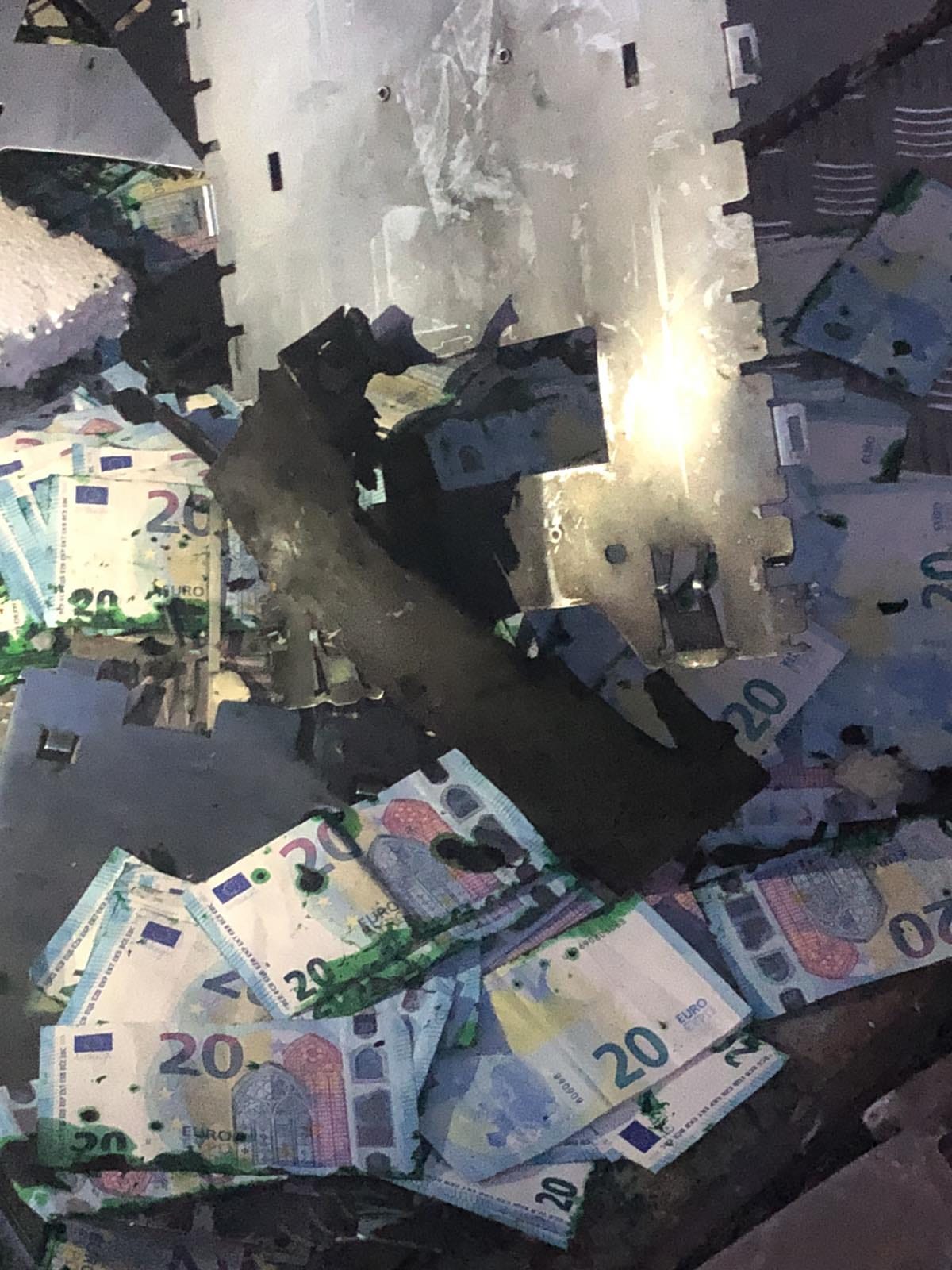 Άχρηστα τα χαρτονομίσματα που πήραν οι ληστές από το ΑΤΜ της Τρ ...