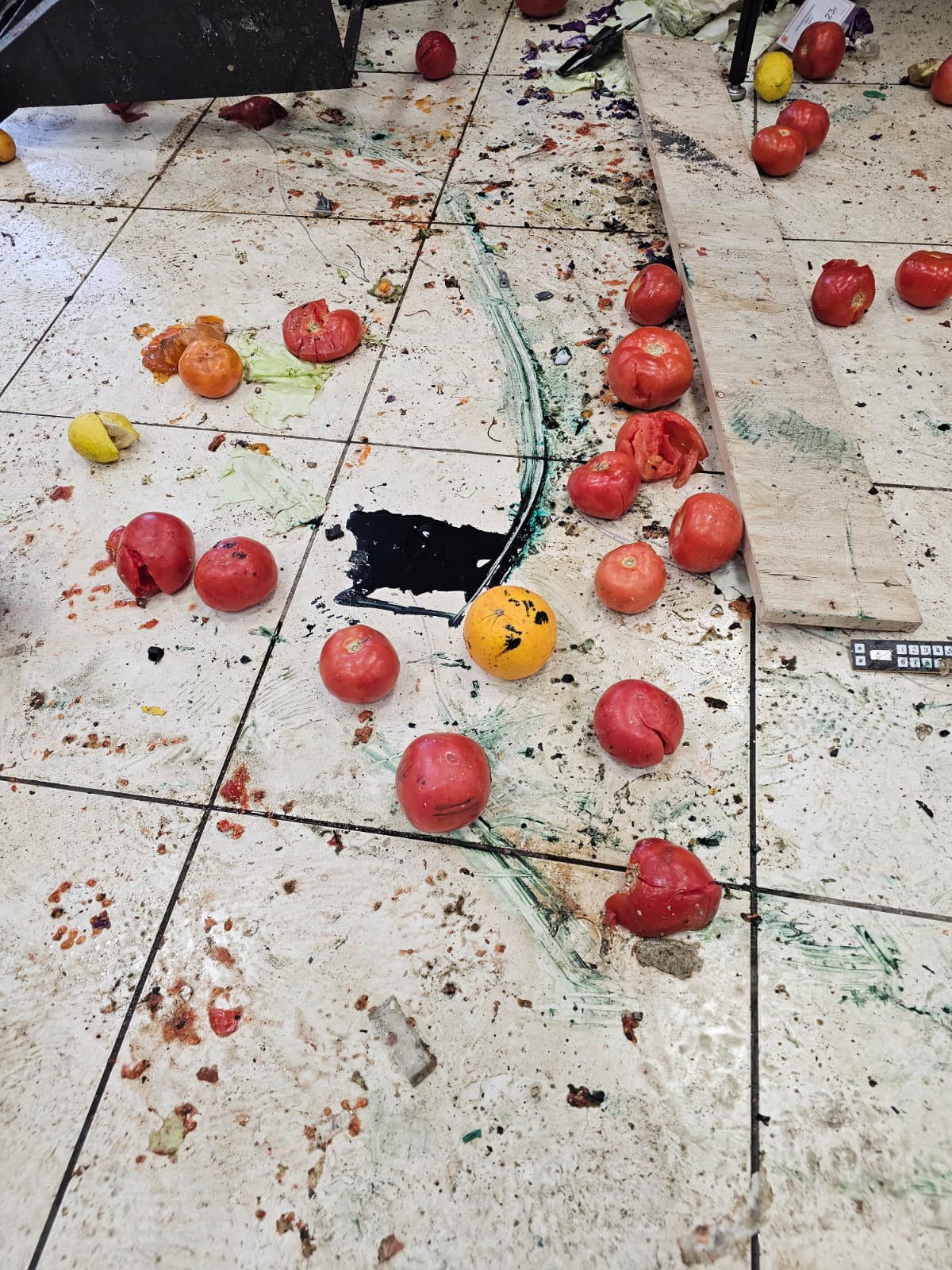 Άχρηστα τα χαρτονομίσματα που πήραν οι ληστές από το ΑΤΜ της Τρ ...