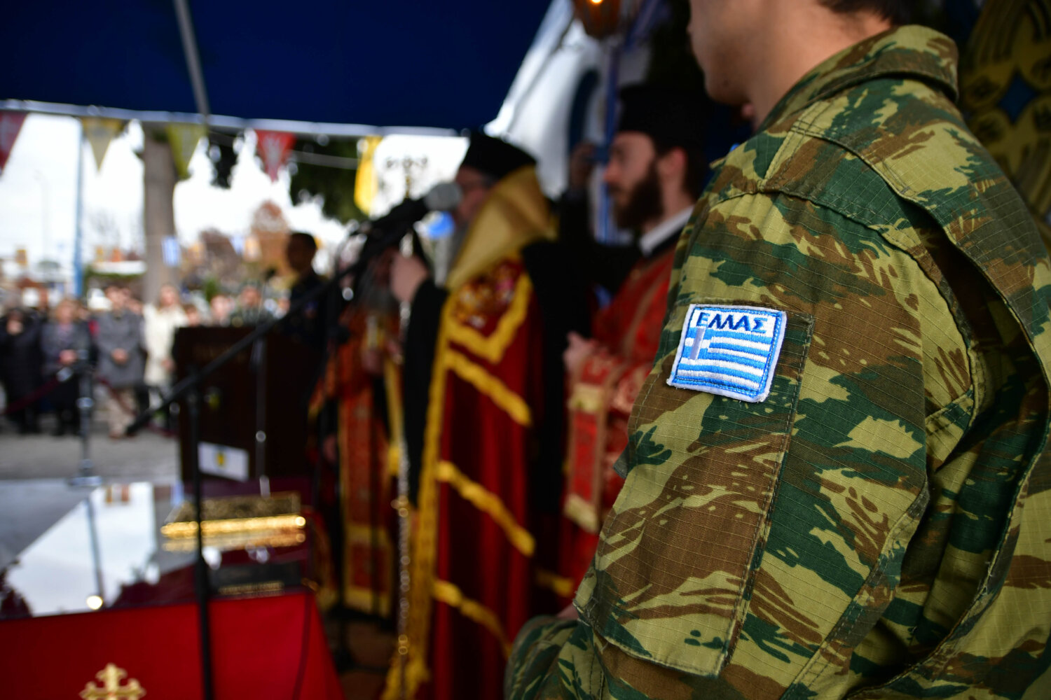 Εορτή Αγίας Βαρβάρας: Εικόνες από την ξενάγηση στην Έκθεση Οπλικών ...