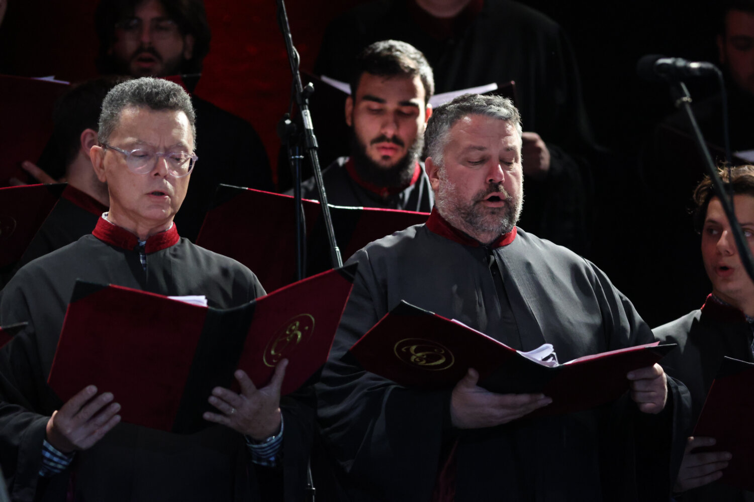 Οι χορωδίες Βυζαντινής και Εκκλησιαστικής Μουσικής ξανάσμιξαν στο ΔΩΛ ...