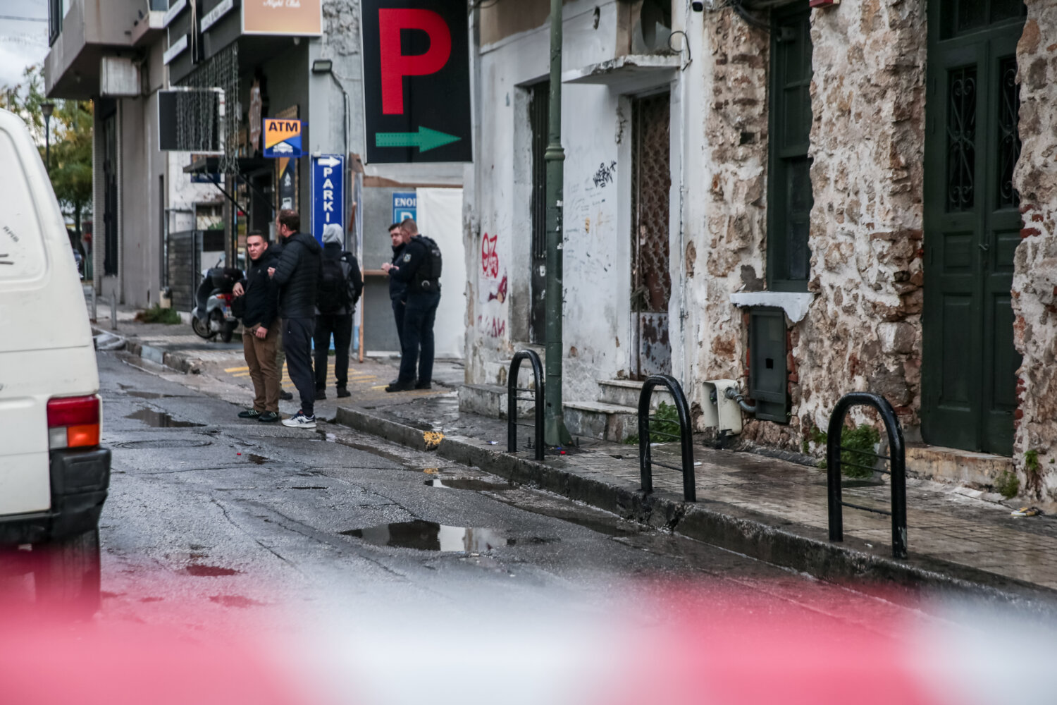 Γκάζι: Η στιγμή των πυροβολισμών των τριών Κρητικών έξω από το κλαμπ ...