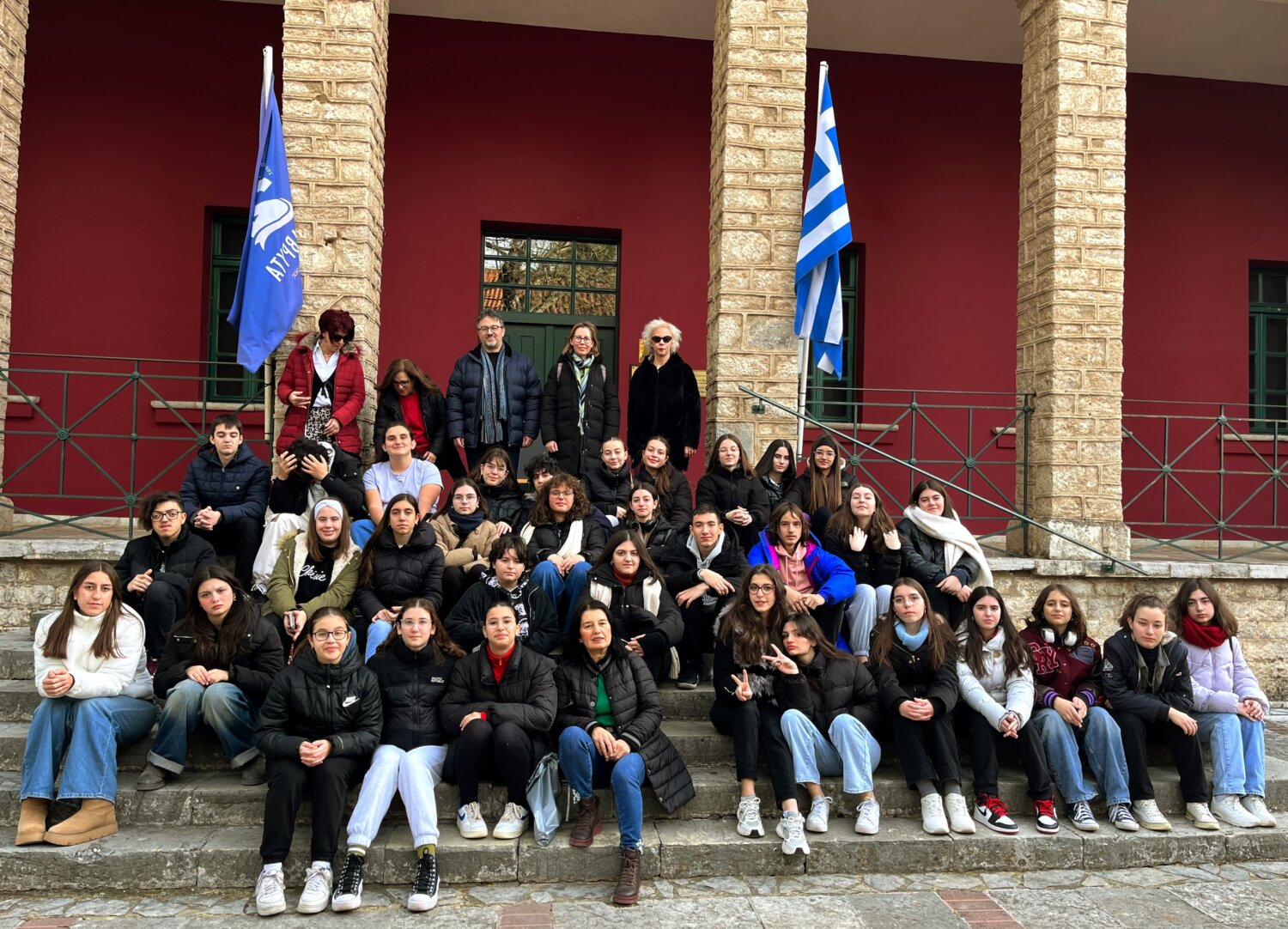 Στις εκδηλώσεις για τα 80 χρόνια από το Ολοκαύτωμα των Καλαβρύτων ομάδα ...