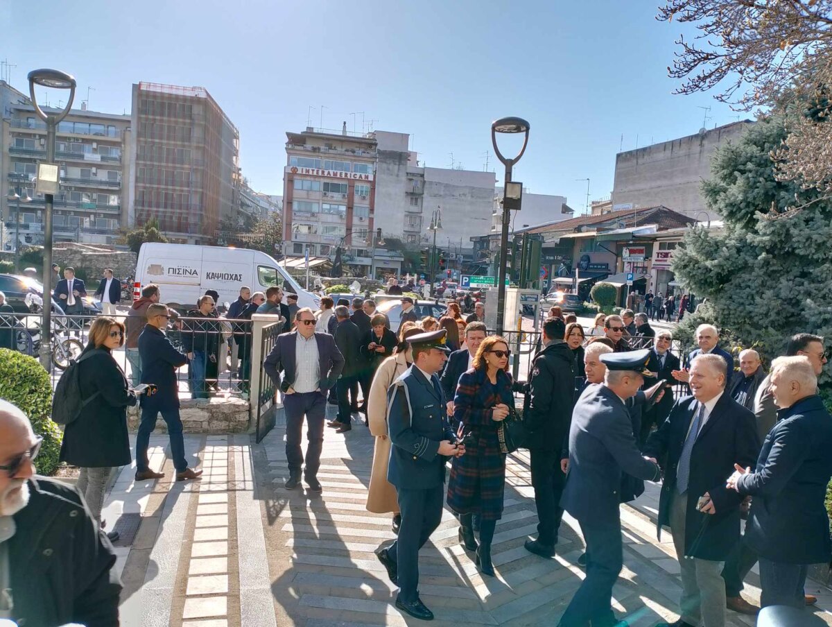 Δείτε live την τελετή ορκωμοσίας του νέου Δημάρχου Λαρισαίων, του ...