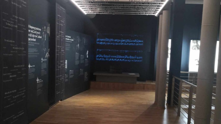 Συναντώντας στα Τρίκαλα τον Βασίλη Τσιτσάνη μέσα από ένα ψηφιακό ταξίδι ...