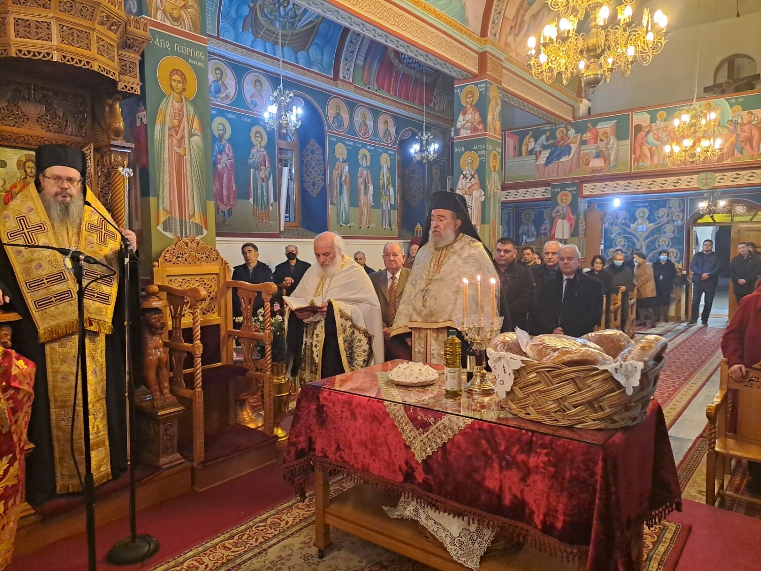 Στον Πανηγυρικό Εσπερινό του Αγίου Βασιλείου και στη Δοξολογία της ...