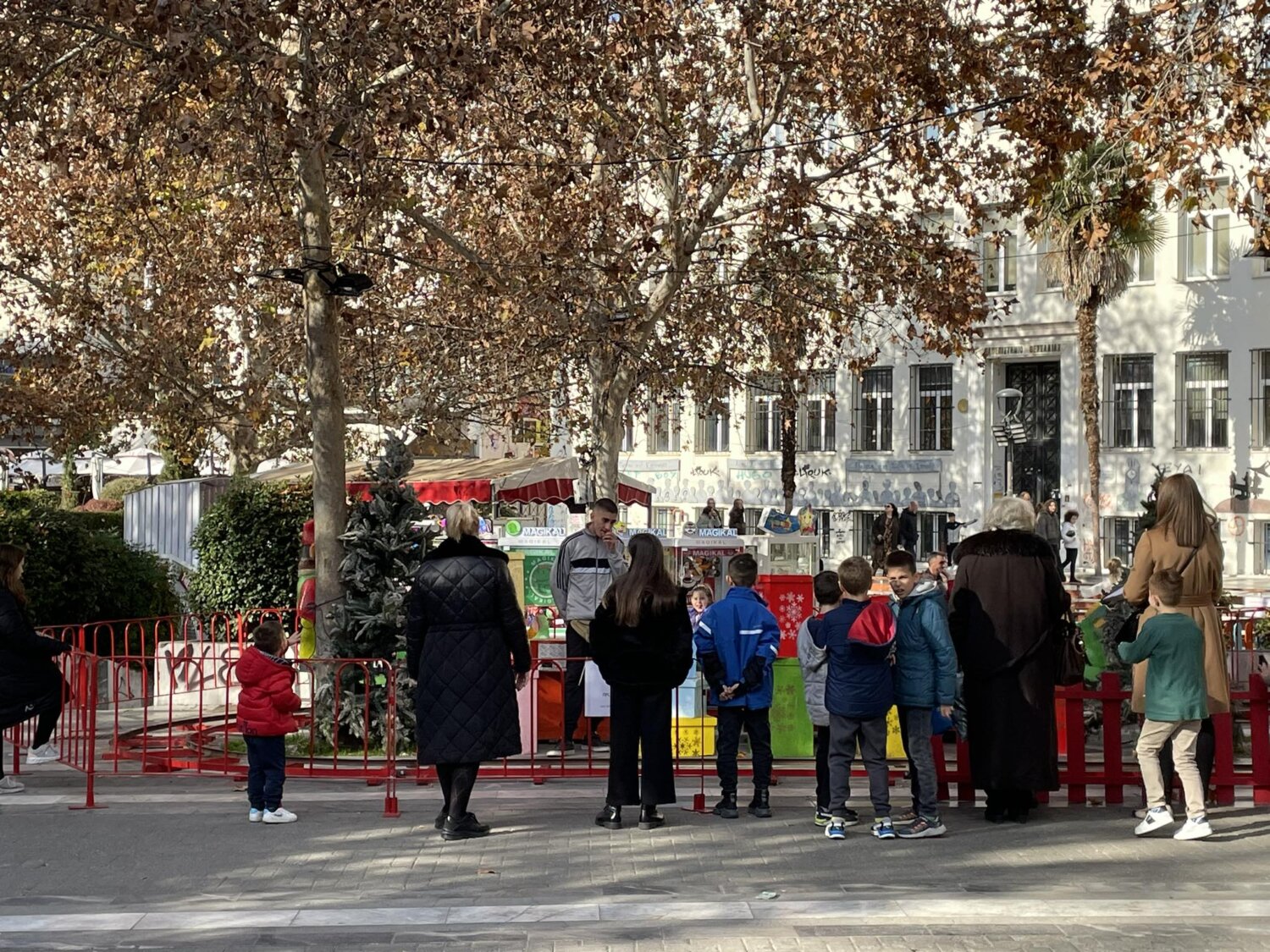 Λάρισα: "Γιορτή" σε καφετέριες και τσιπουράδικα ανήμερα τα Θεοφάνια ...