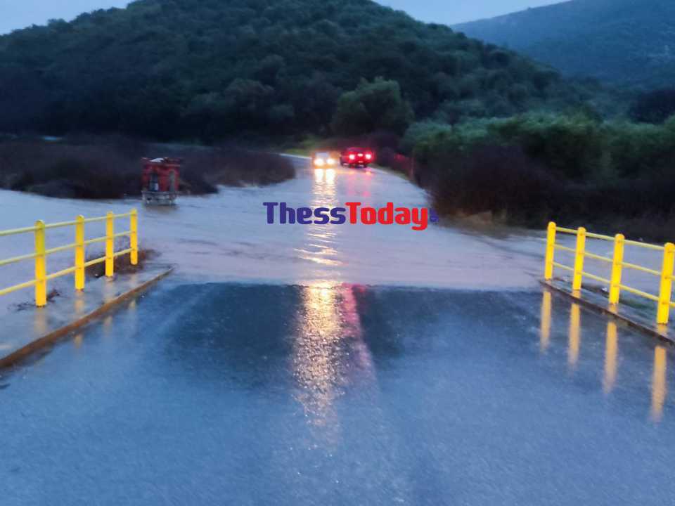 Μεγάλες καταστροφές με κατολισθήσεις στη Χαλκιδική από την κακοκαιρία ...