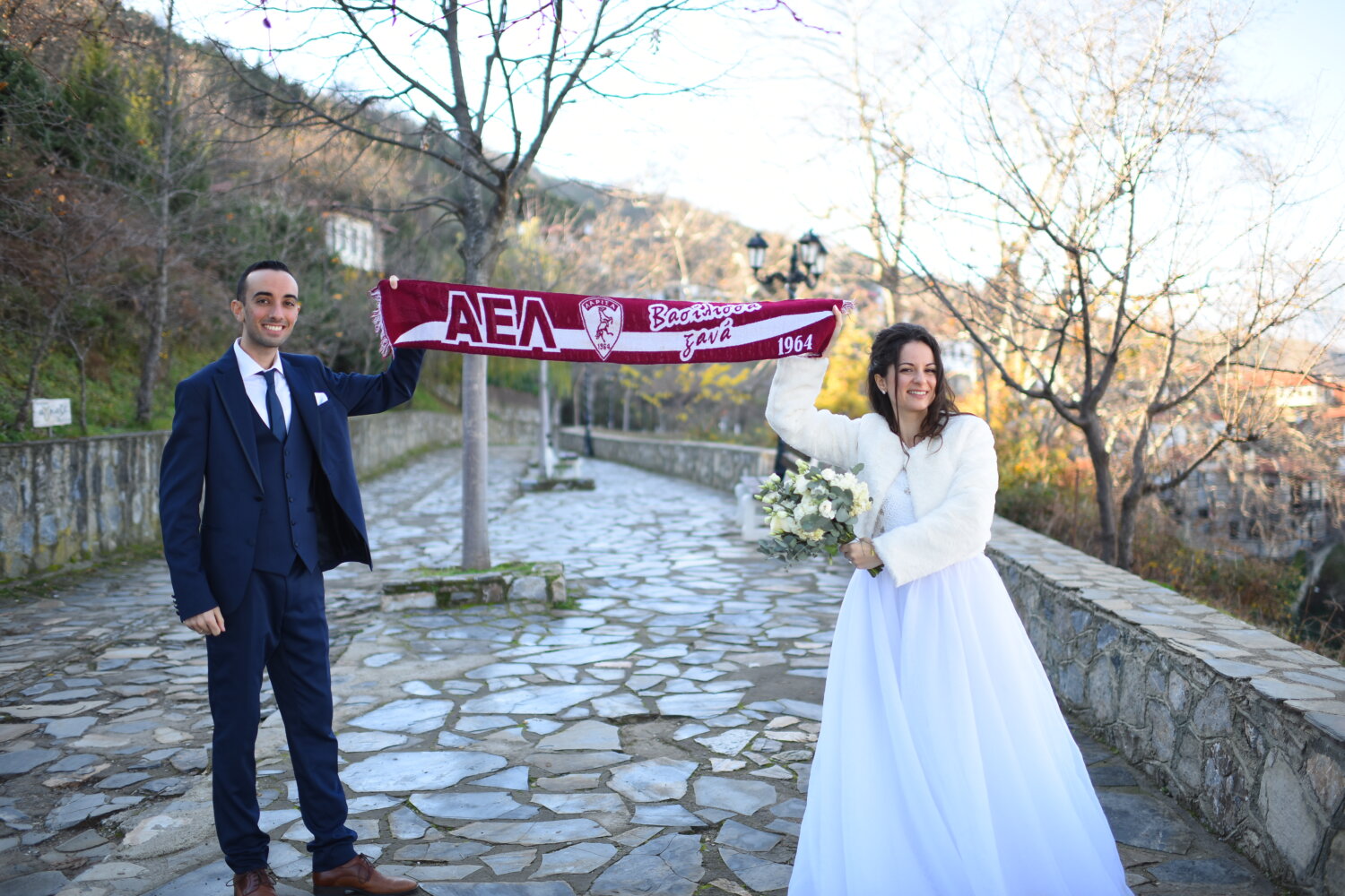 Γάμος στα "βυσσινί" στην Κατερίνη - larissanet.gr