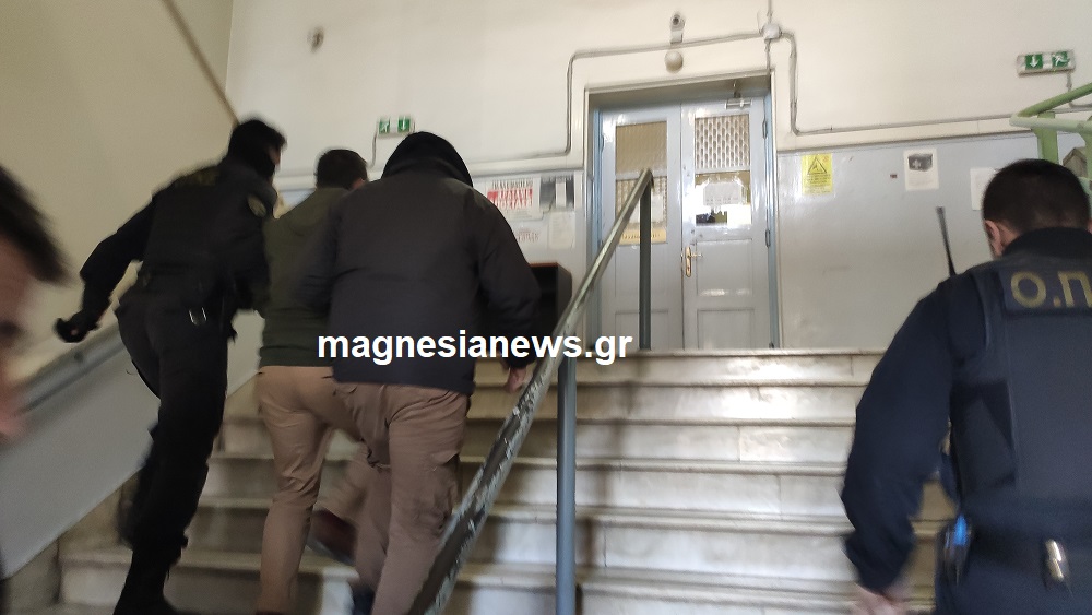 Τι «είδε» ο ιατροδικαστής στη σορό του βιαστή της 18χρονης στον Βόλο ...